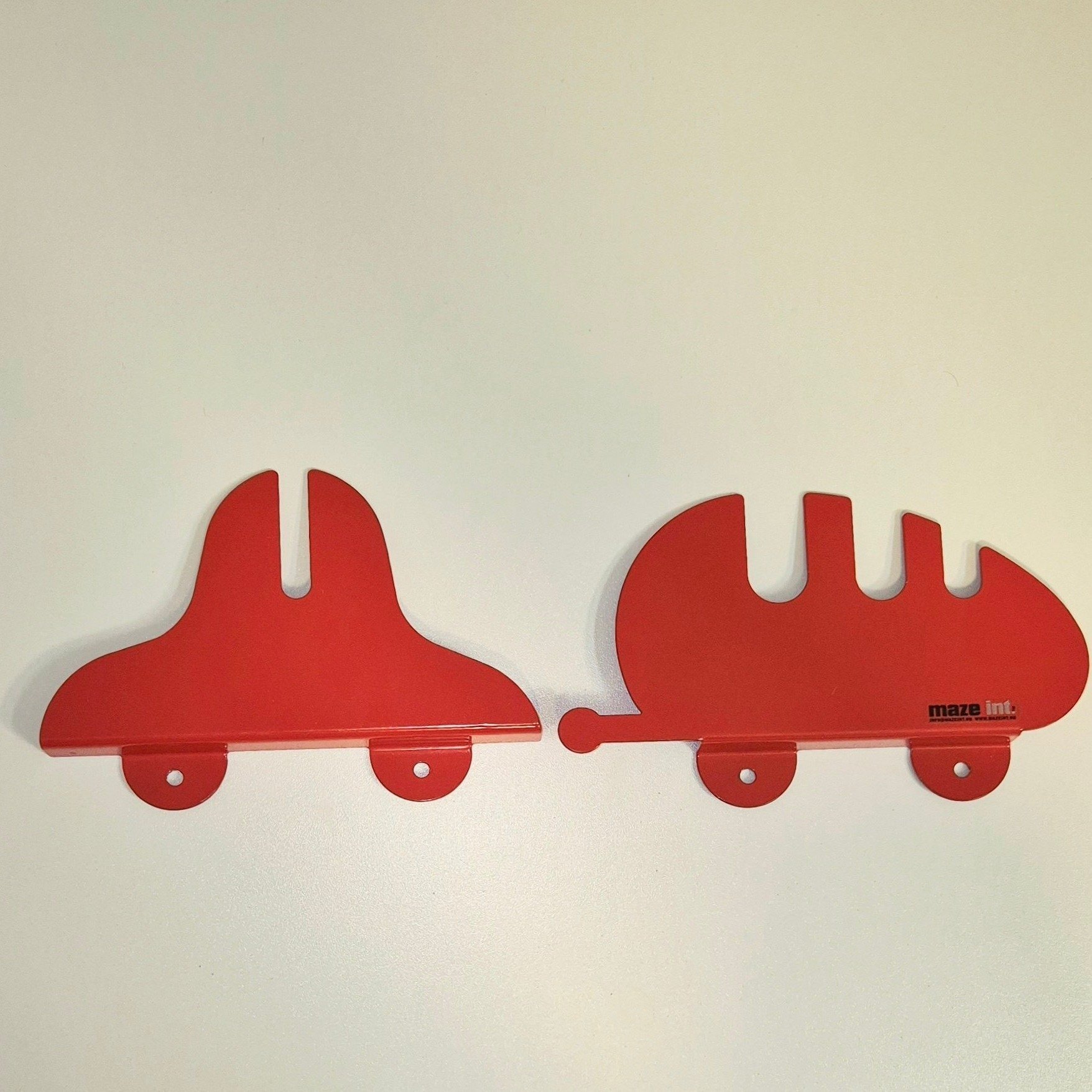 Car & Caravan, röda väggkrokar / hängare från M.. | Köp på Tradera ...