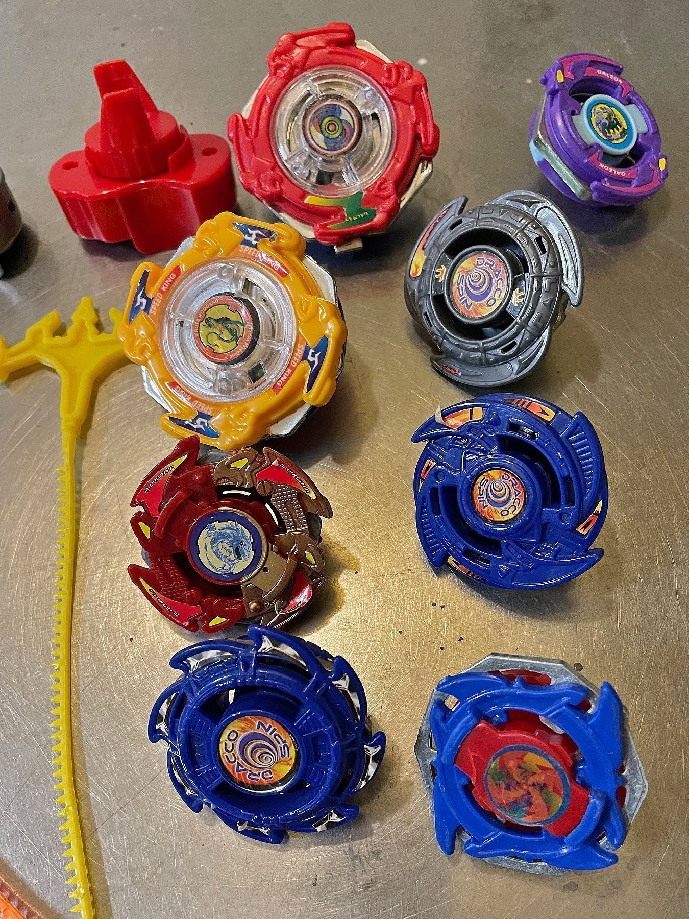 Se produkter som liknar Beyblade Samling på Tradera (713757952)
