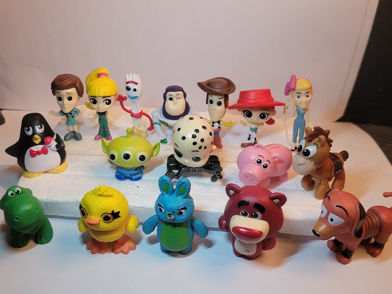 Se produkter som liknar toy story Figurer x 17 på Tradera (673147794)
