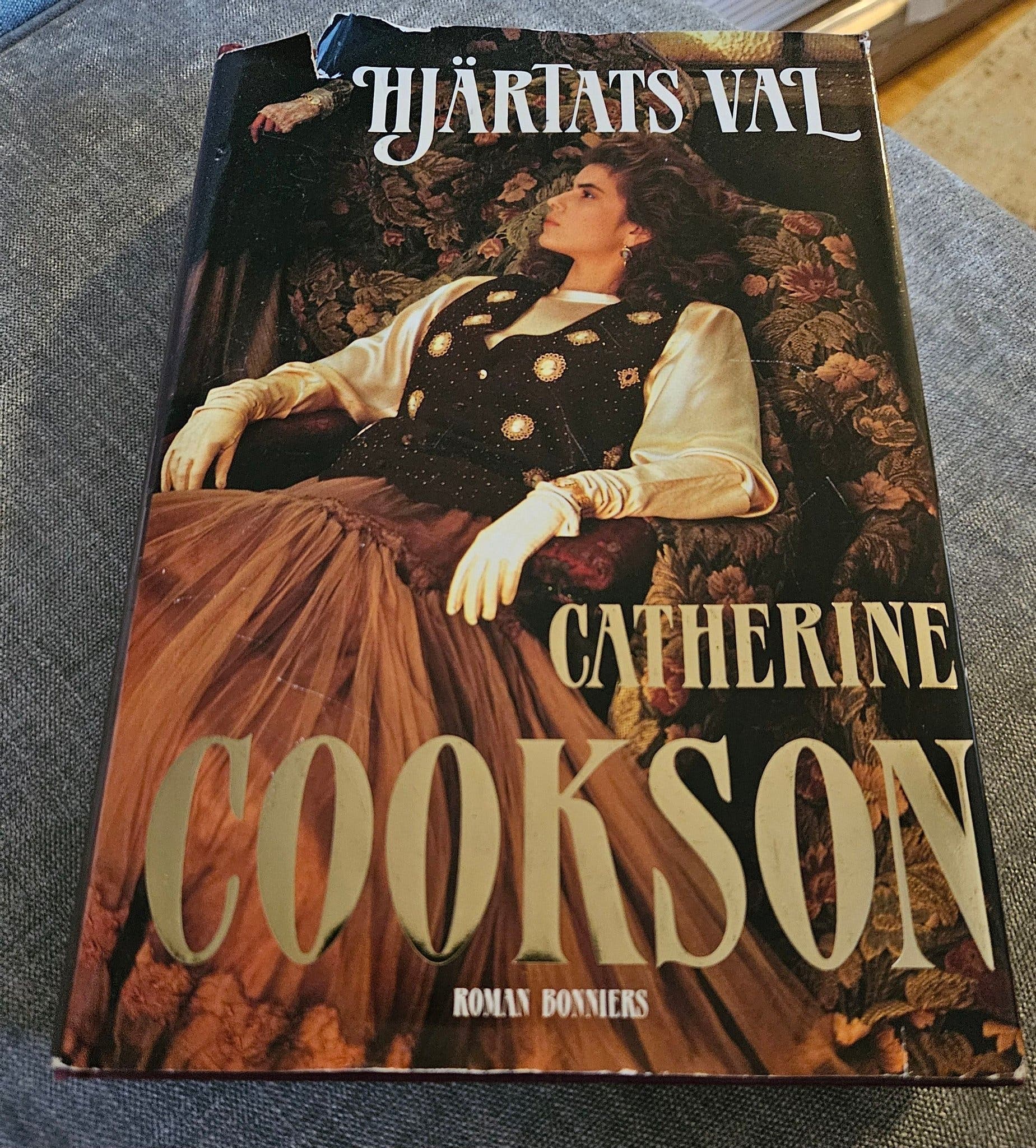 Se produkter som liknar Hjärtats val av Catherine Coo.. på Tradera ...