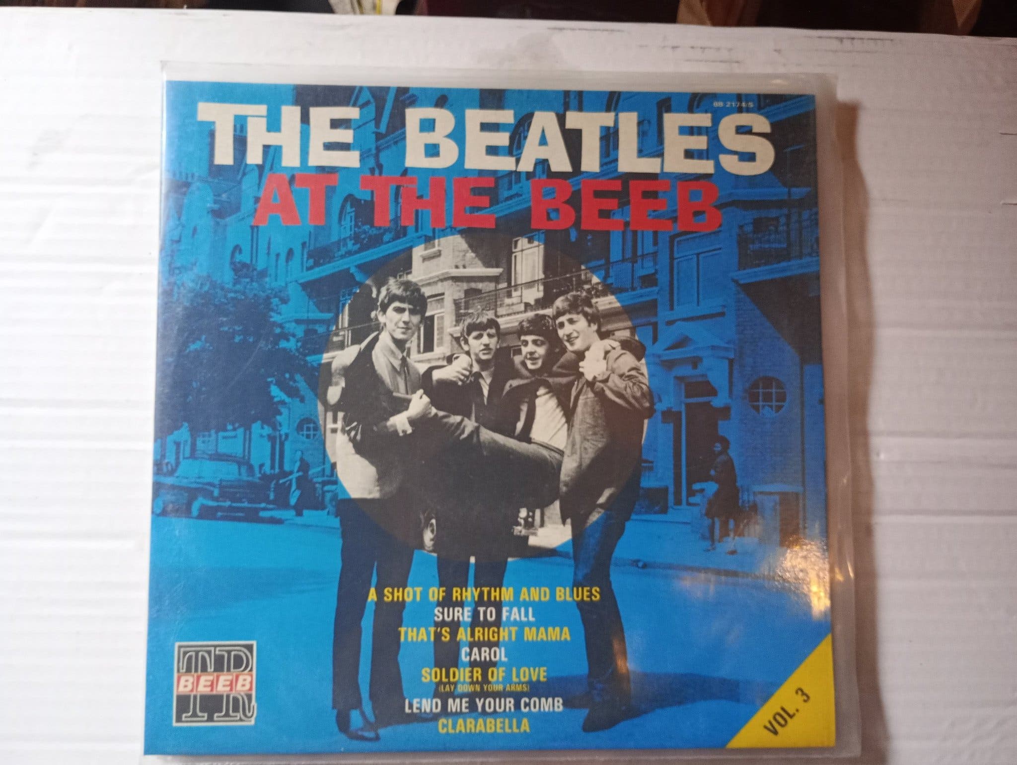 Se produkter som liknar The Beatles At The Beeb Vol. .. på Tradera ...