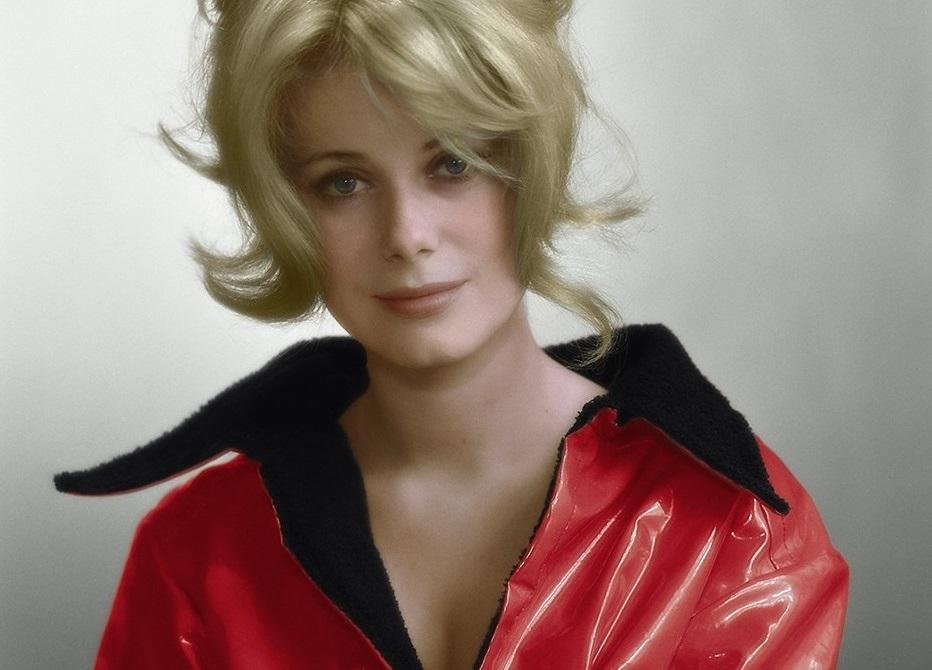 CATHERINE DENEUVE FRENCH ACTRESS SINGER MODEL P.. | Köp på Tradera ...
