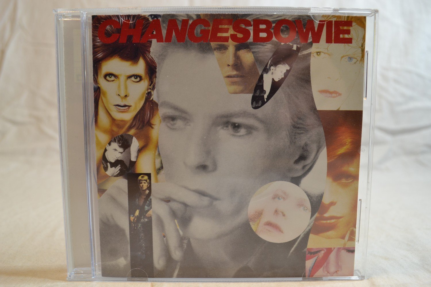 Se produkter som liknar David Bowie – ChangesBowie CD på Tradera ...
