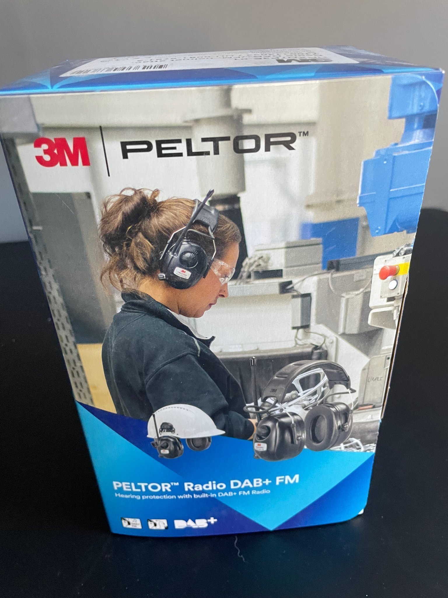 Hörselkåpa 3M Peltor RADIO DAB+FN HRXD7P3E-01 | Köp på Tradera (636005450)