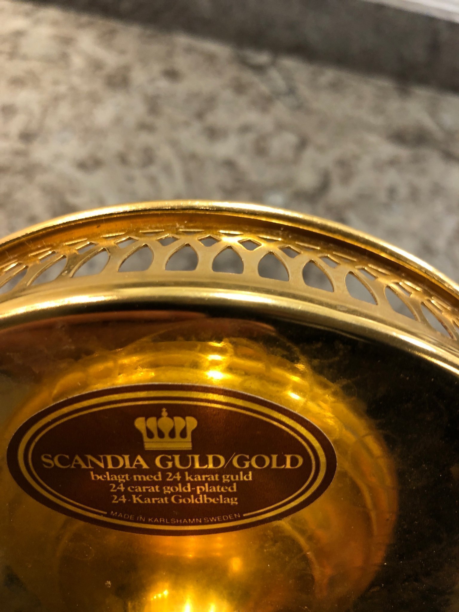 Scandia guld bricka rund på fot 24 karat Guldpl.. | Köp på Tradera ...