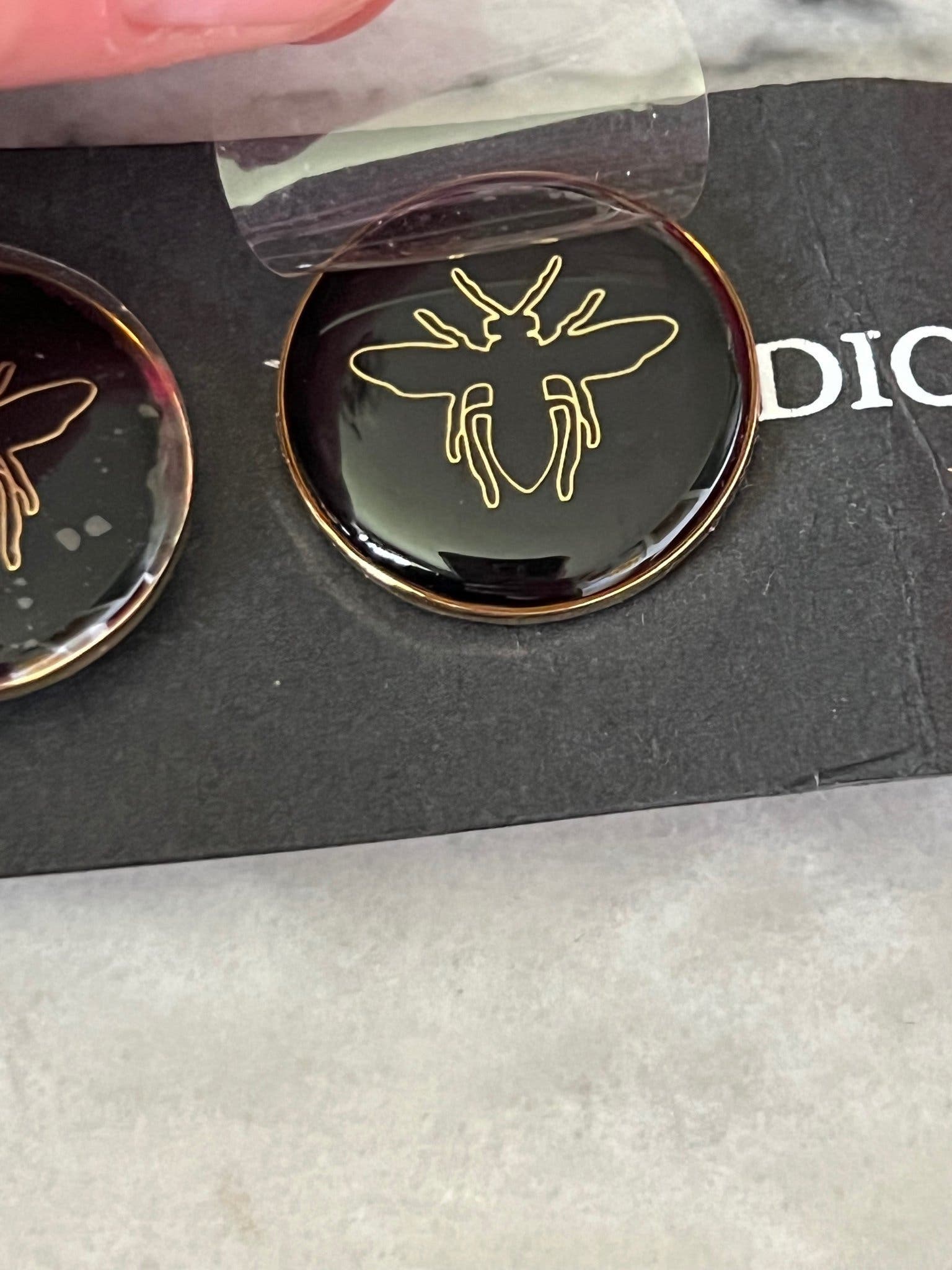 Dior Homme Parfumes pin pins med insekter insects | Köp på Tradera ...