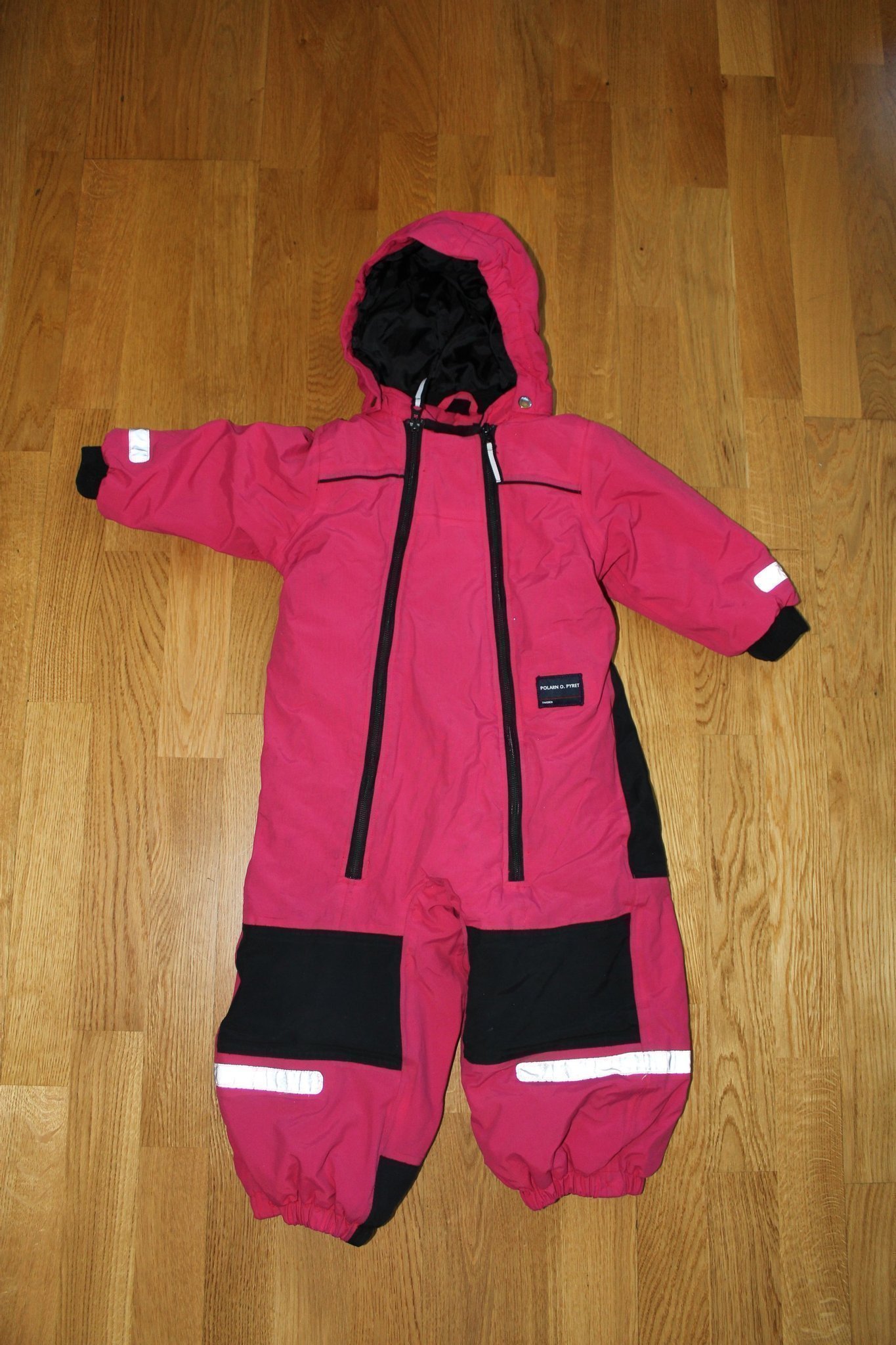 Se produkter som liknar Polarn O. Pyret rosa vinter o.. på Tradera ...