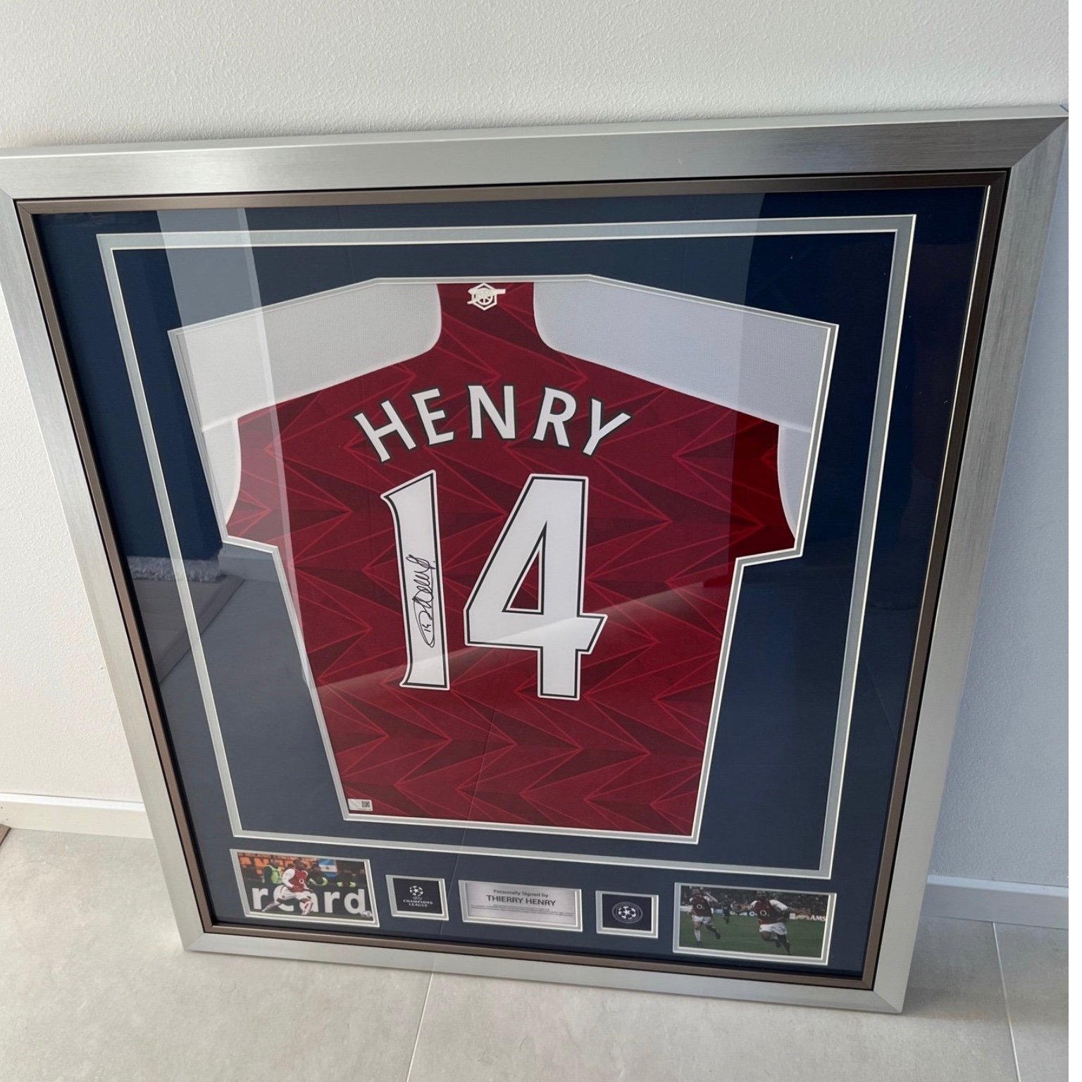 Thierry Henry Äkta Autograf, ICONS Official UEF.. | Köp på Tradera ...