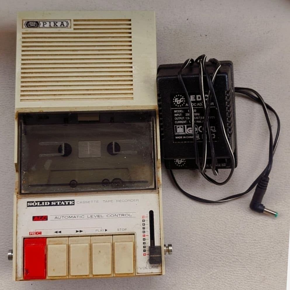 Se produkter som liknar Vintage PIKA Solid State Kass.. på Tradera ...