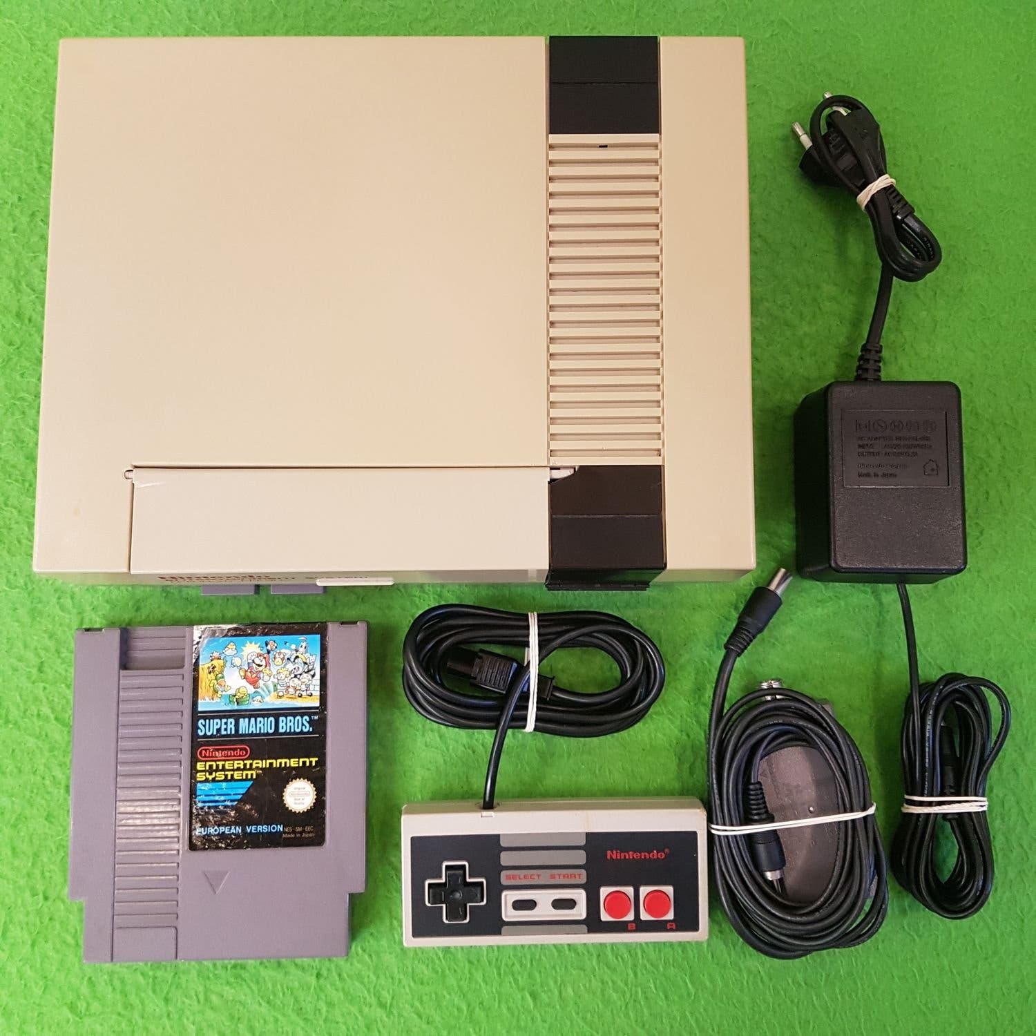 Nintendo 8-bit konsol med Super Ma.. | Köp från SpelHem på Tradera ...