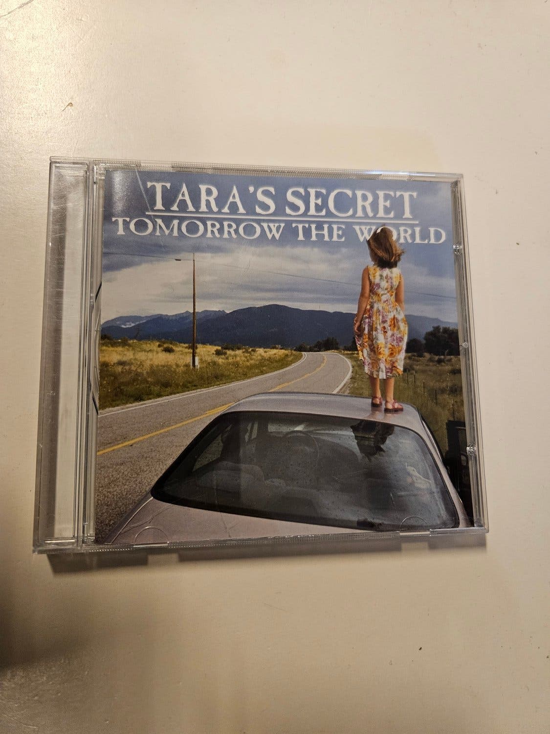 Se produkter som liknar Tara's Secret - Tomorrow The .. på Tradera ...