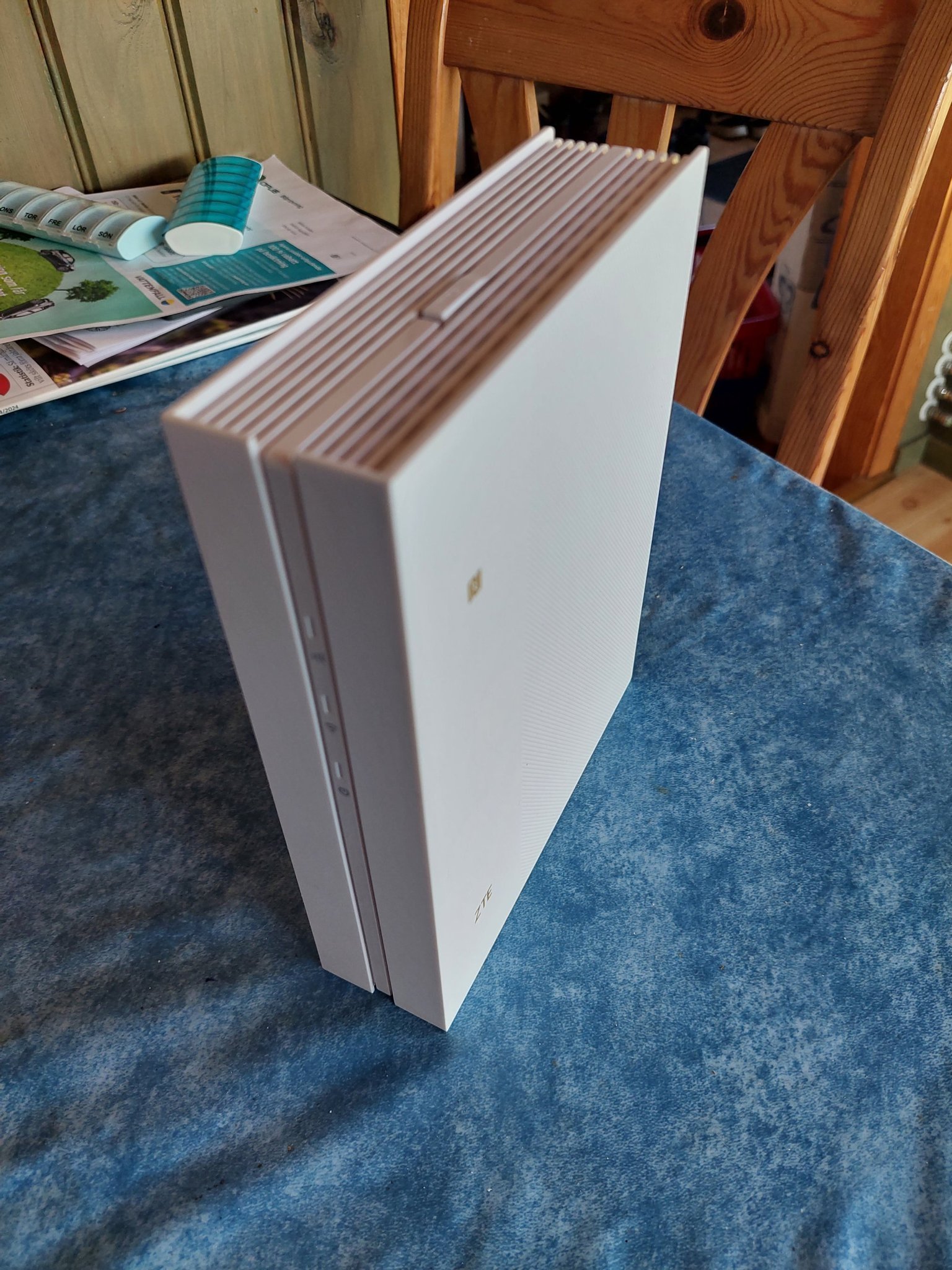 ZTE MF297D 4G ROUTER, Wi-Fi 6, VIT, dator, skär.. | Köp på Tradera ...