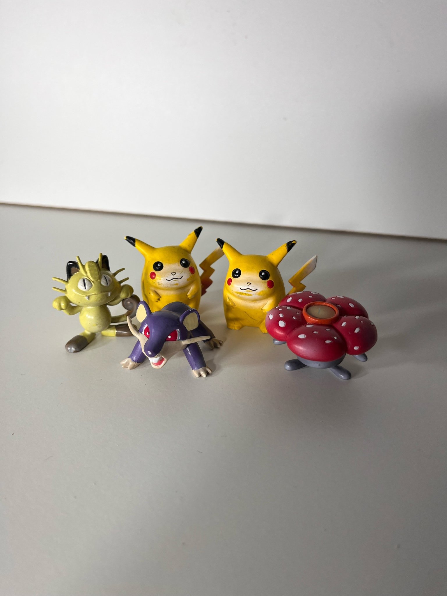 Pokémon Figurer Pikachu, Vileplume, Ratata, Meo.. | Köp på Tradera ...