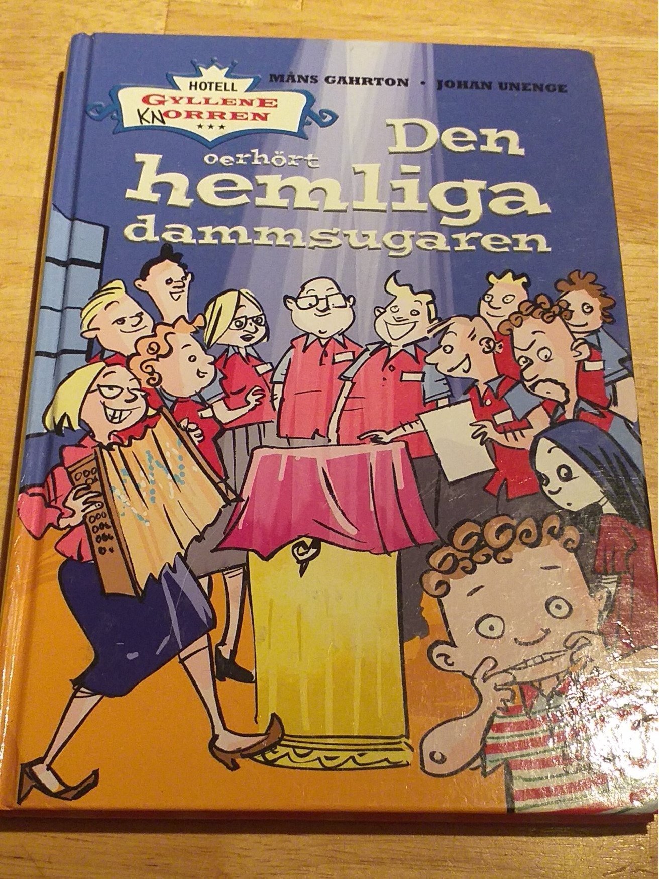 DEN OERHÖRT HEMLIGA DAMMSUGAREN Hotell Gyllene .. | Köp på Tradera ...