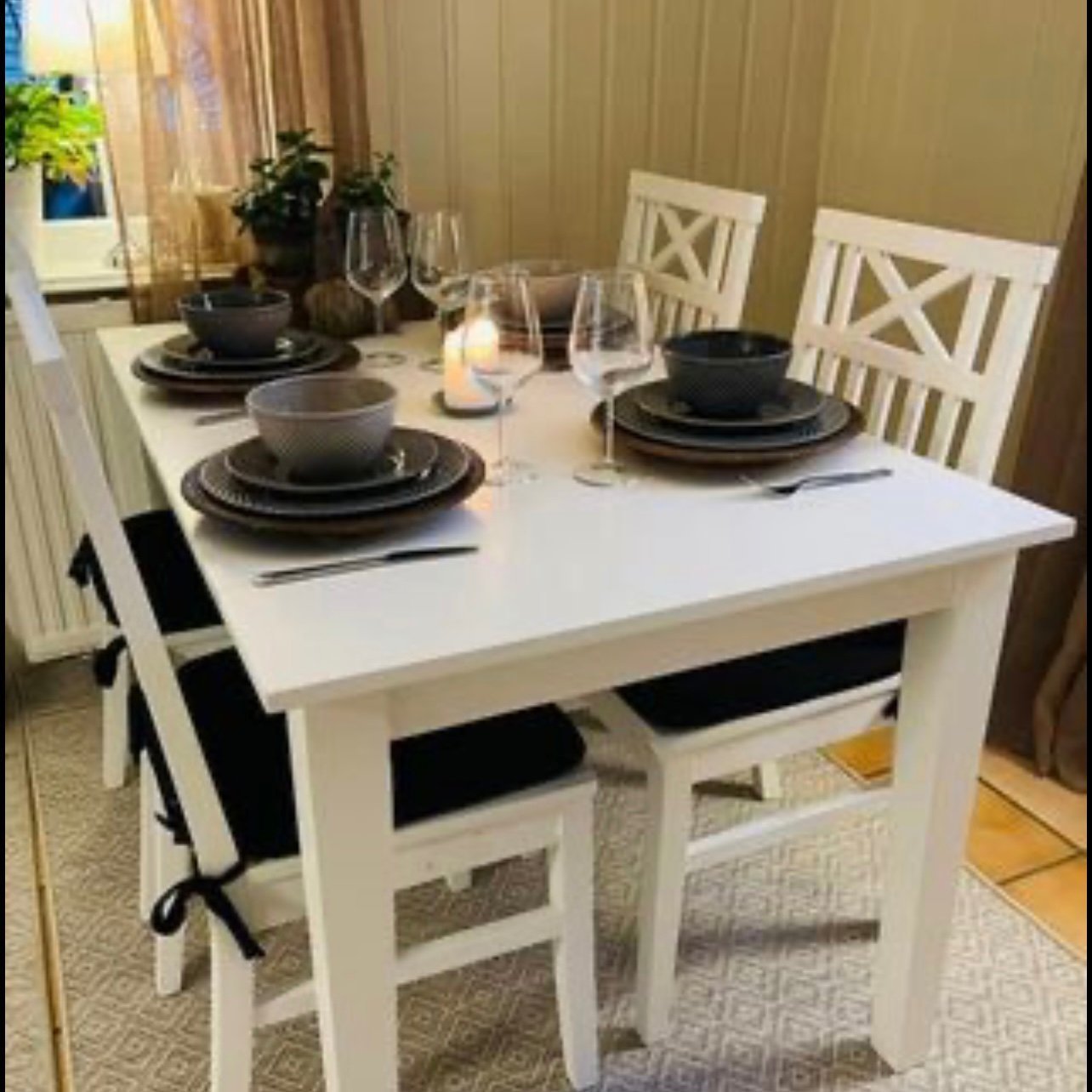 Moa Köksbord inkl 4 stolar från Mio | Köp på Tradera (583850806)