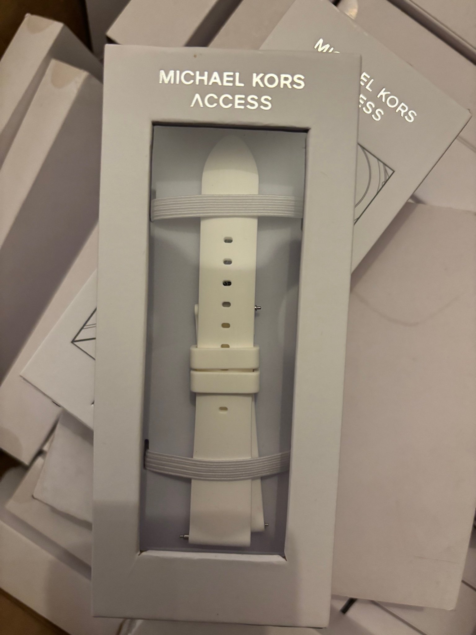 Parti Michael Kors Access Armband | Köp på Tradera (712075089)
