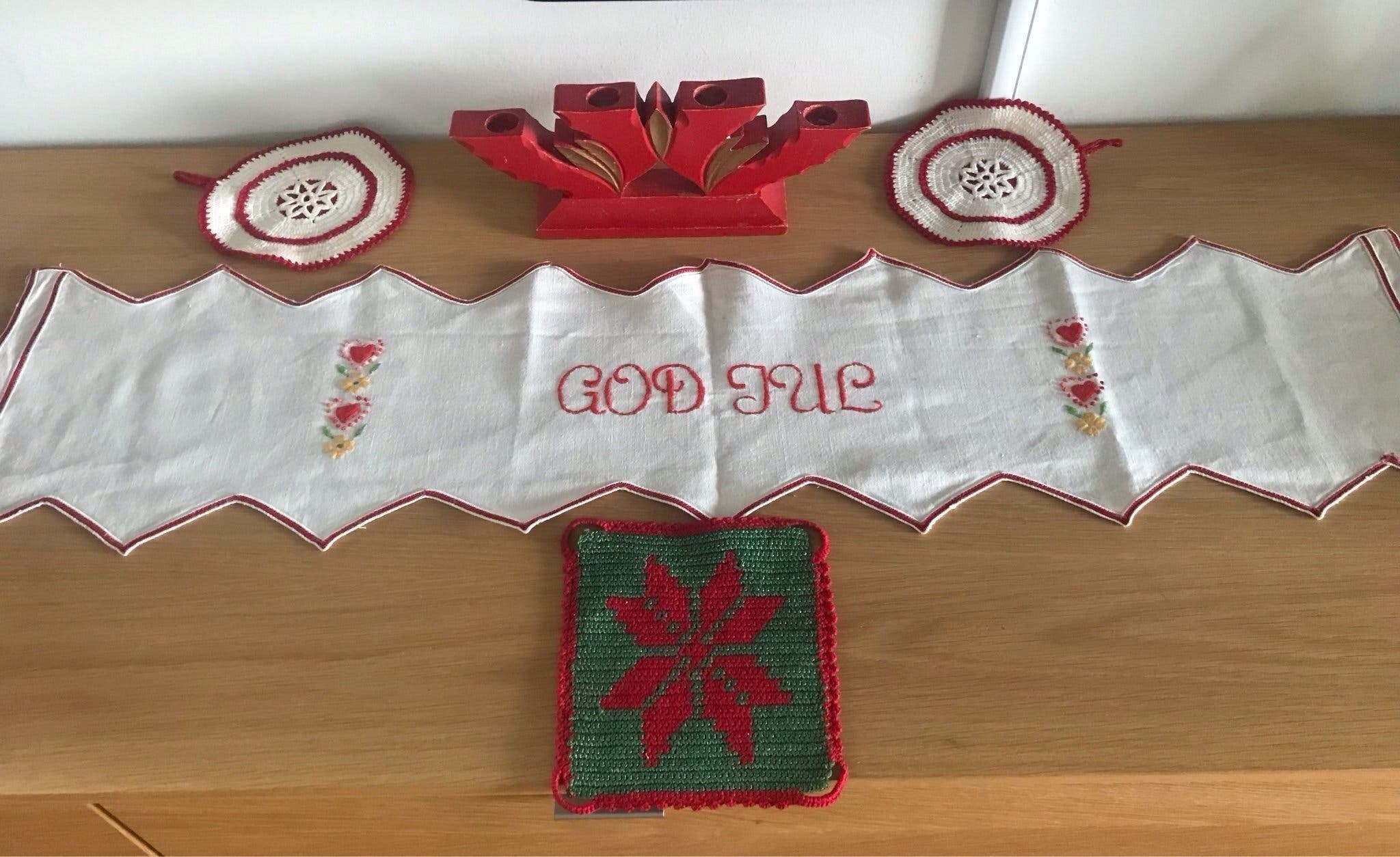 Broderad julduk löpare ljusstake trä advent gry.. | Köp på Tradera ...