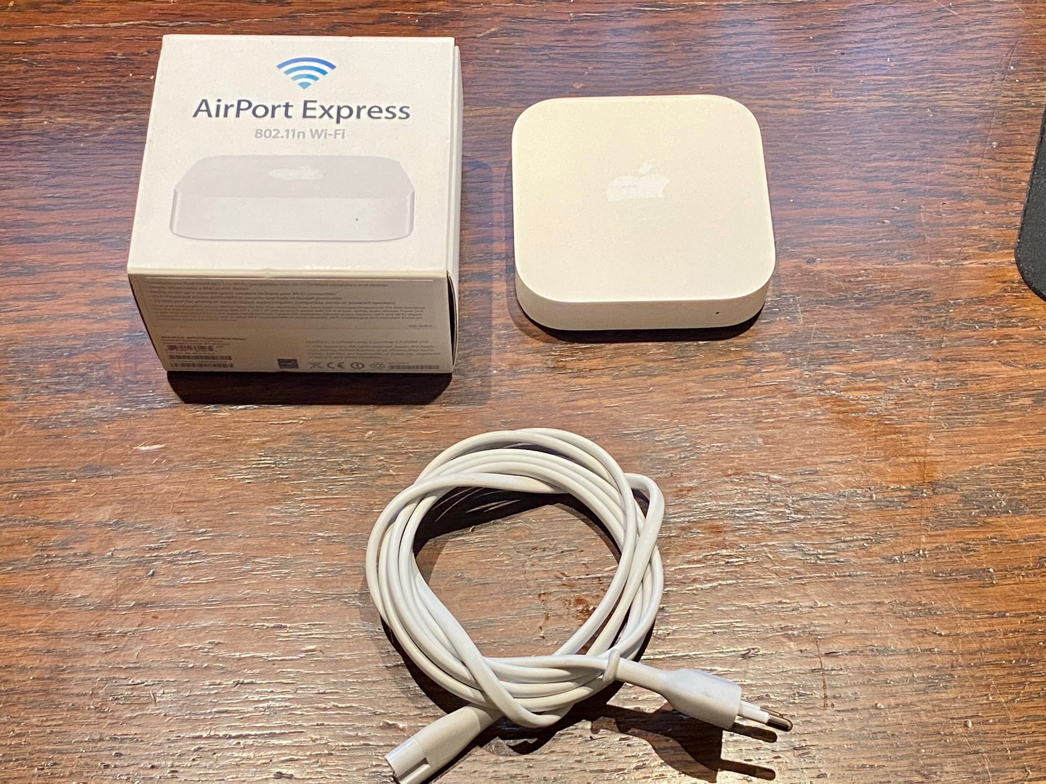 Apple AirPort Express A1392 / Generation 2 (452562515) ᐈ Köp på Tradera