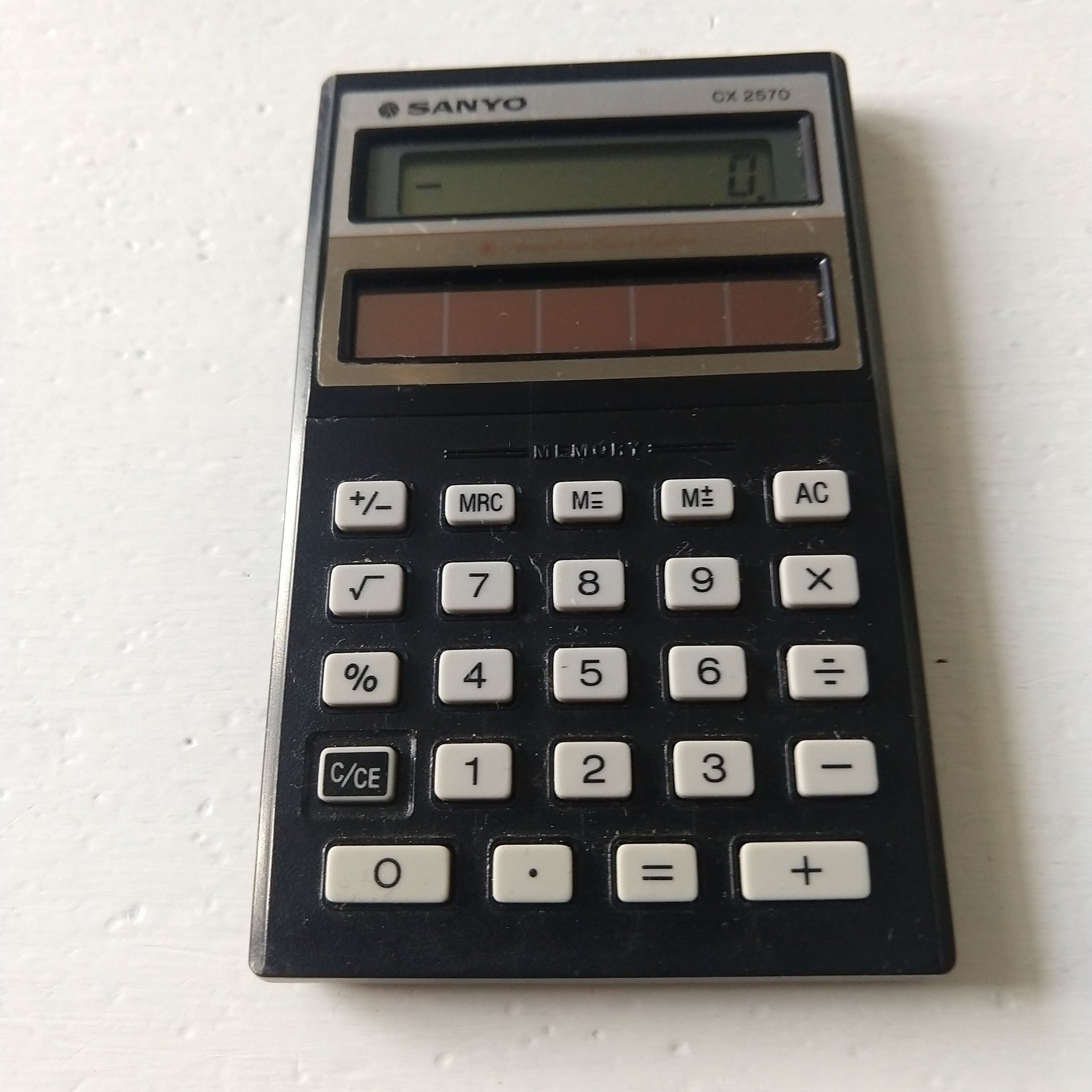 Sanyo CX 2570 Kalkylator solcell vintage | Köp på Tradera (700994166)