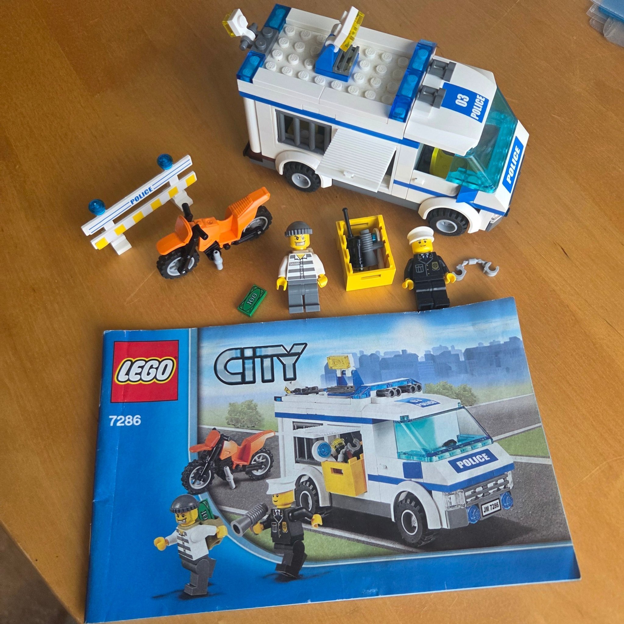 Se produkter som liknar Lego City polisbil set 7286 på Tradera (715037861)
