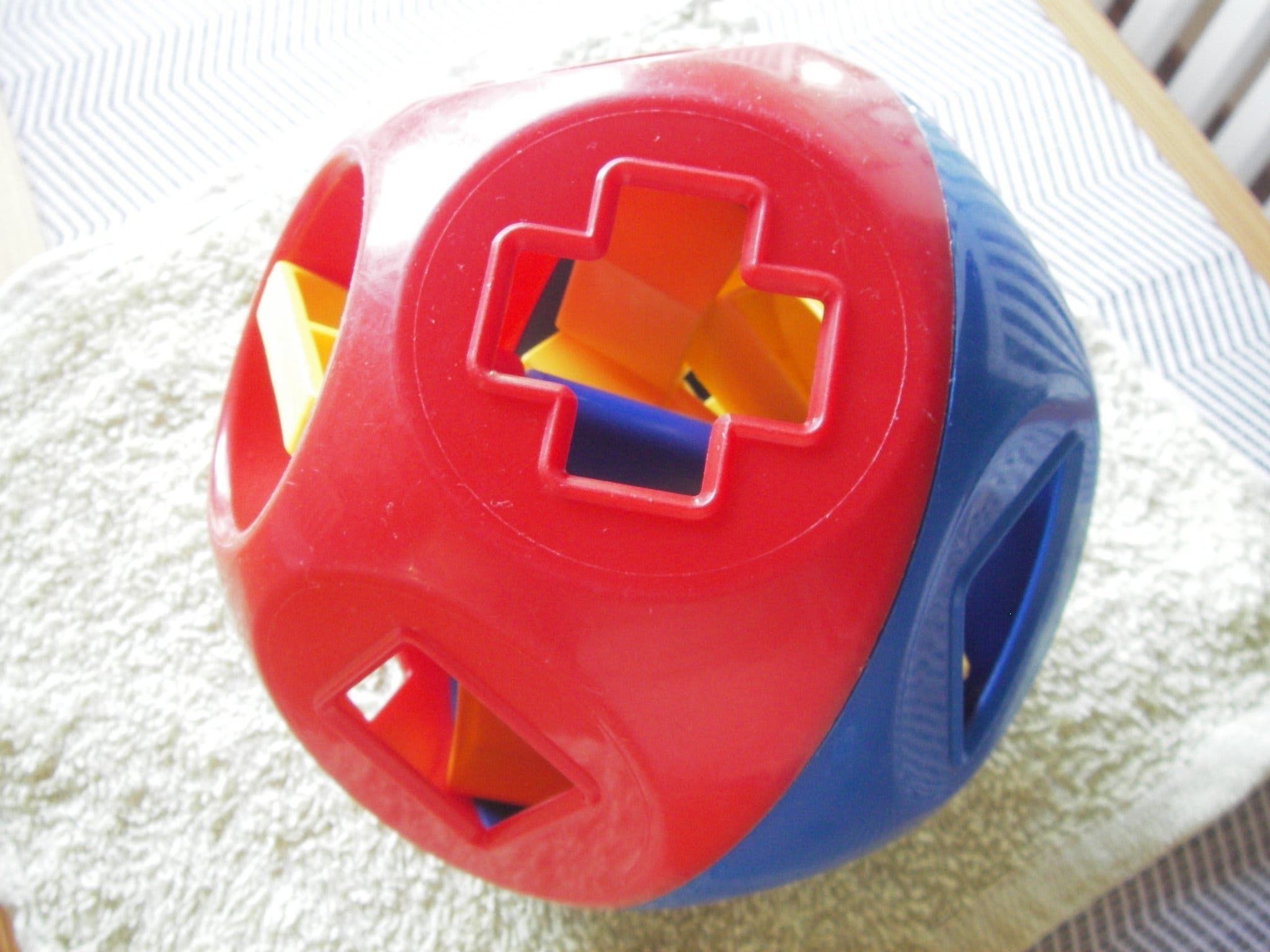 Tuppervare Shape O Ball Form igenkännings leksak | Köp på Tradera ...