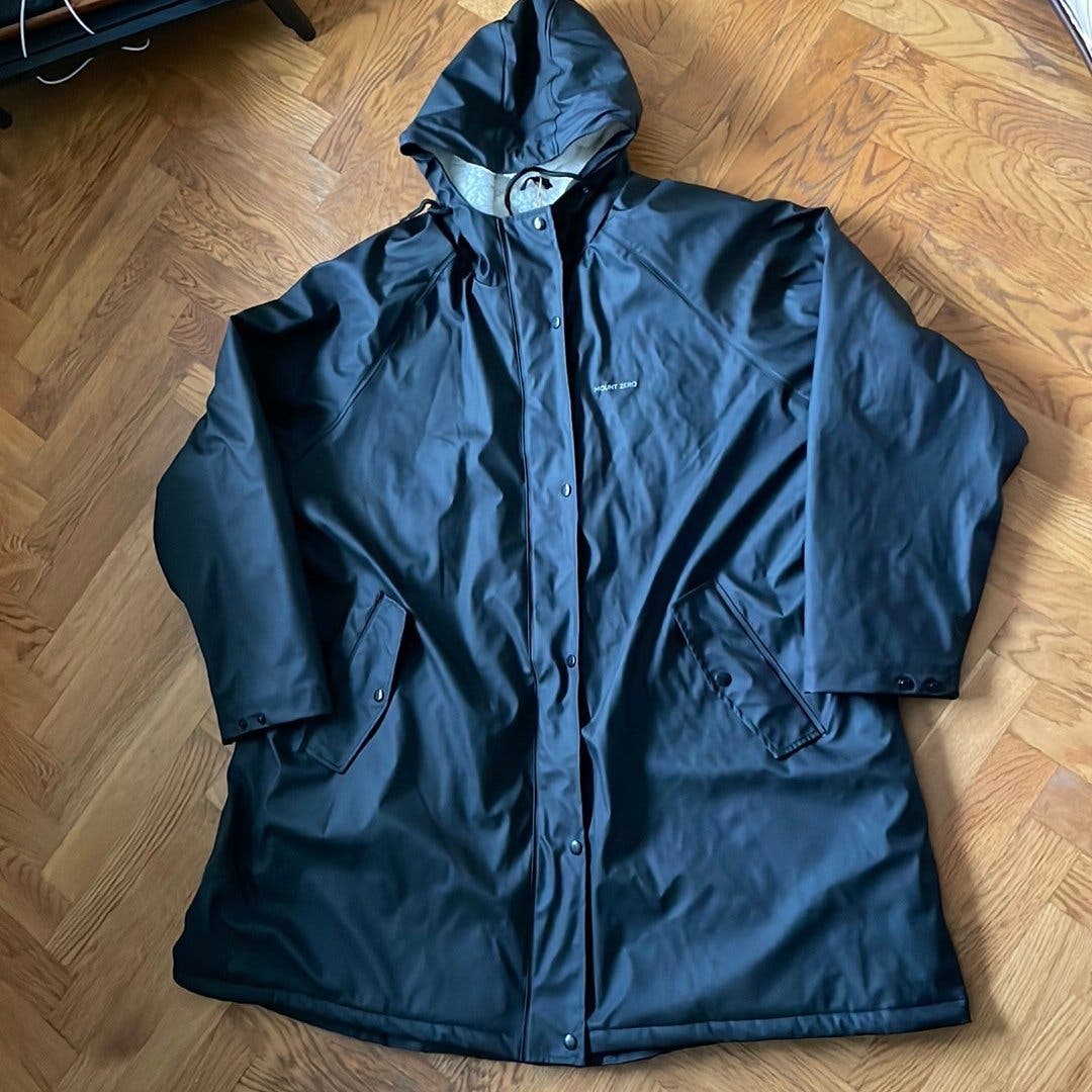 Mount Zero svart regnkappa fodrade Stl 3 XL | Köp på Tradera (697335312)