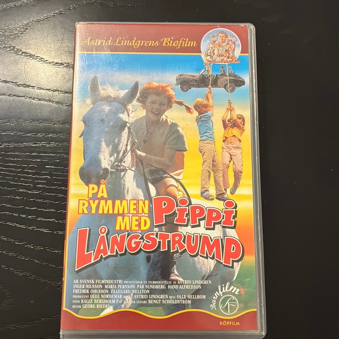 Se produkter som liknar På rymmen med Pippi Långstrum.. på Tradera ...