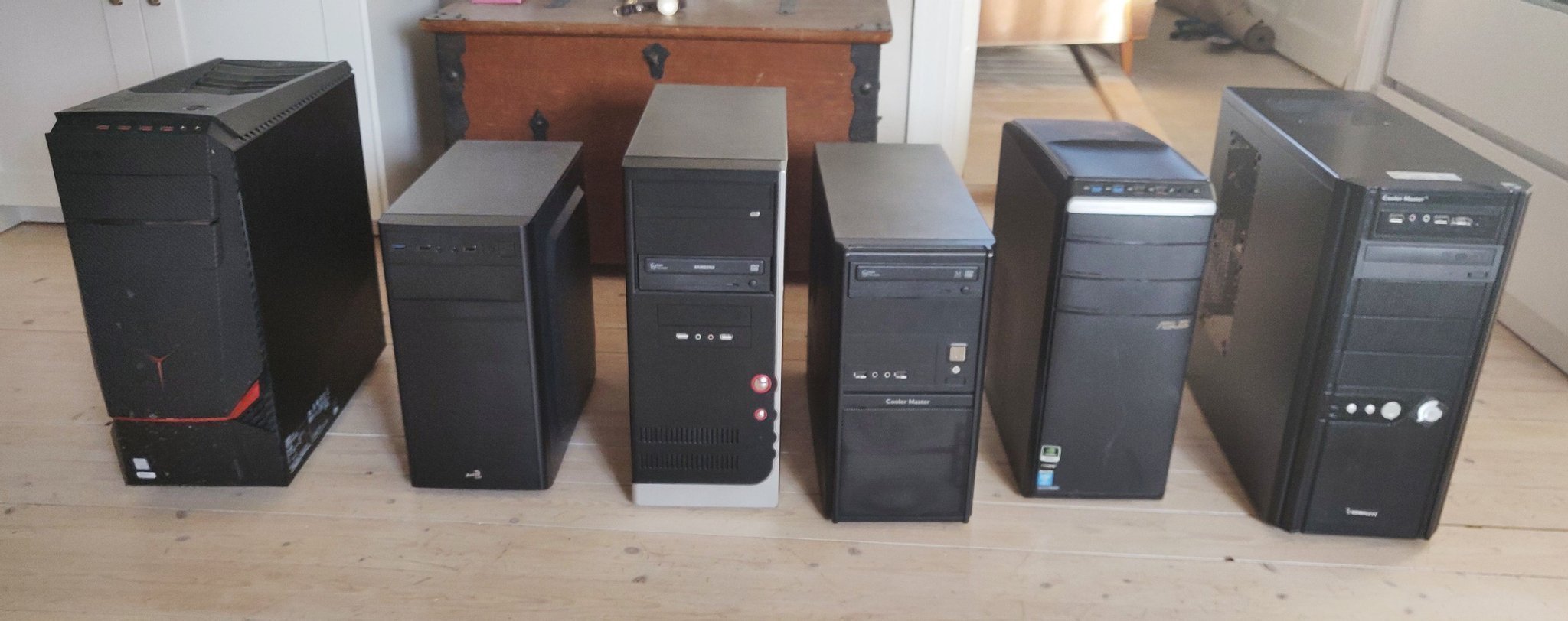 6st Dator Chassi | Köp på Tradera (576318811)