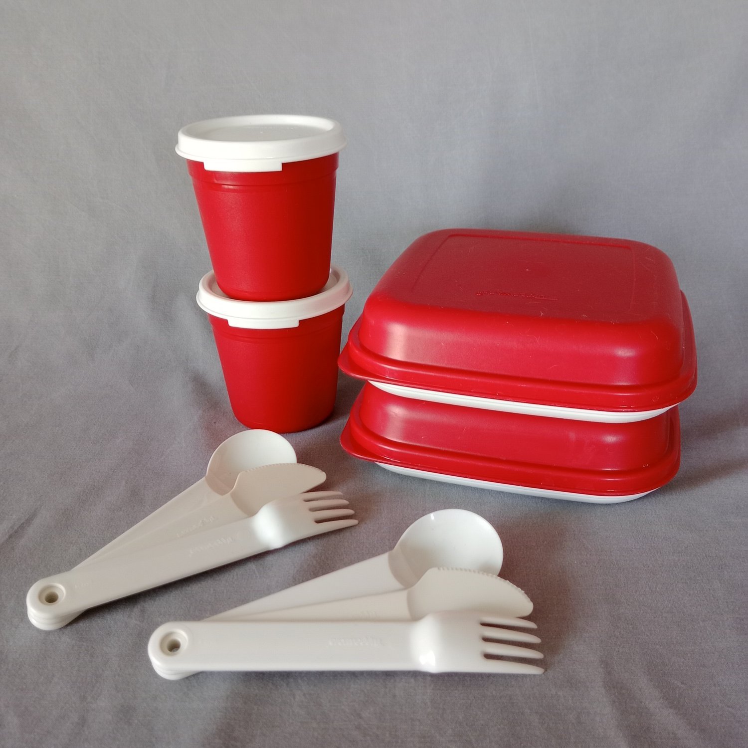 Tupperware picknick set bestick muggar tallrika.. | Köp på Tradera ...