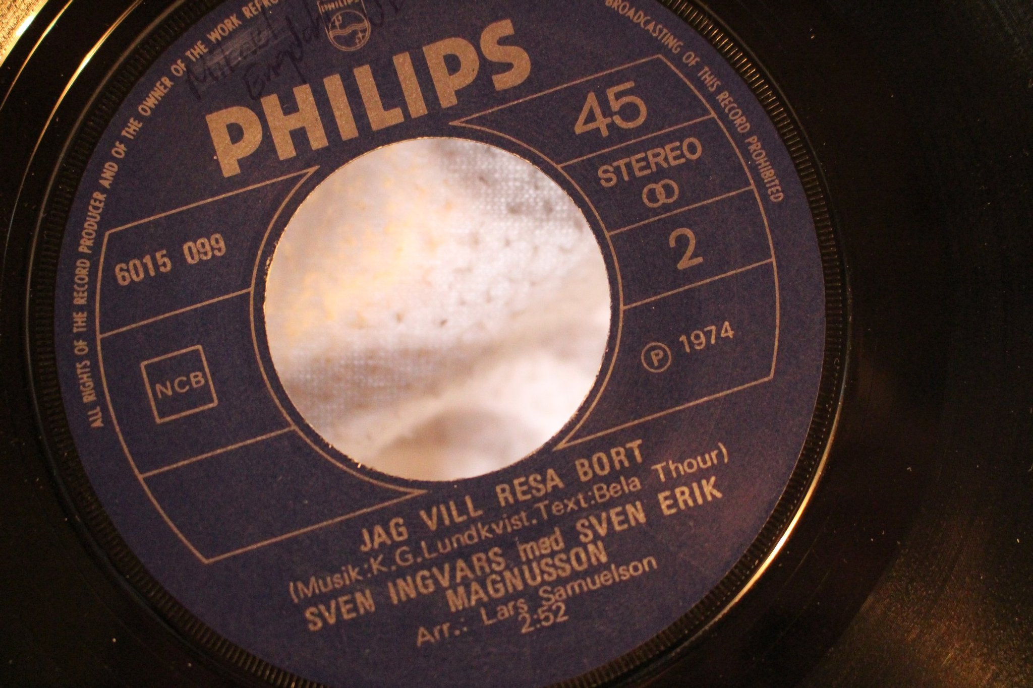 Se produkter som liknar Singel, Sven-Ingvars, "Hon ko.. på Tradera ...