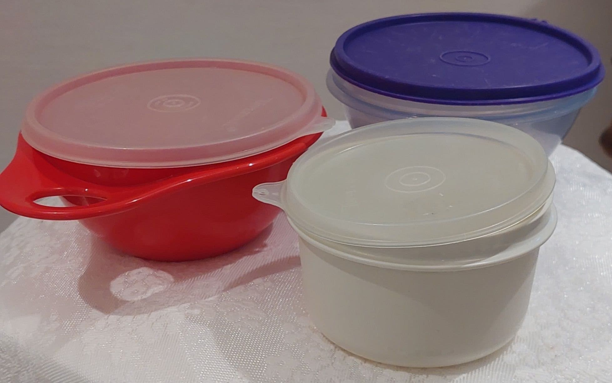 Se produkter som liknar Tupperware Skålar med Lock på Tradera (709089147)