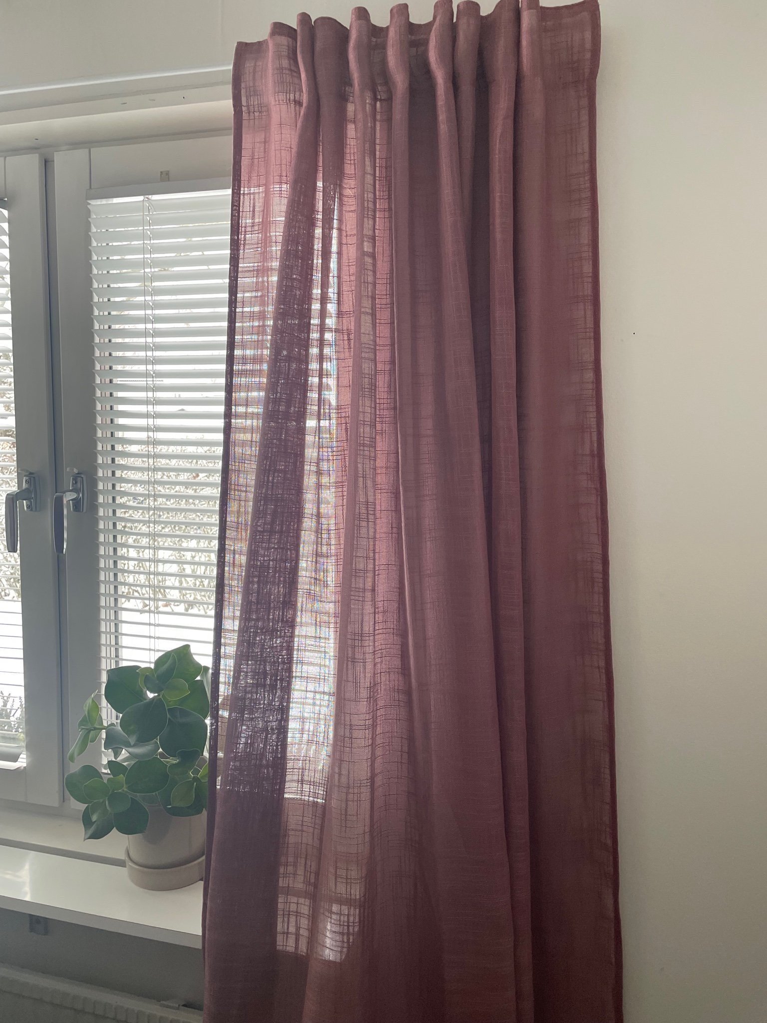 Rosa MIO gardin 2 längder ( gardinlängder texti.. | Köp på Tradera ...