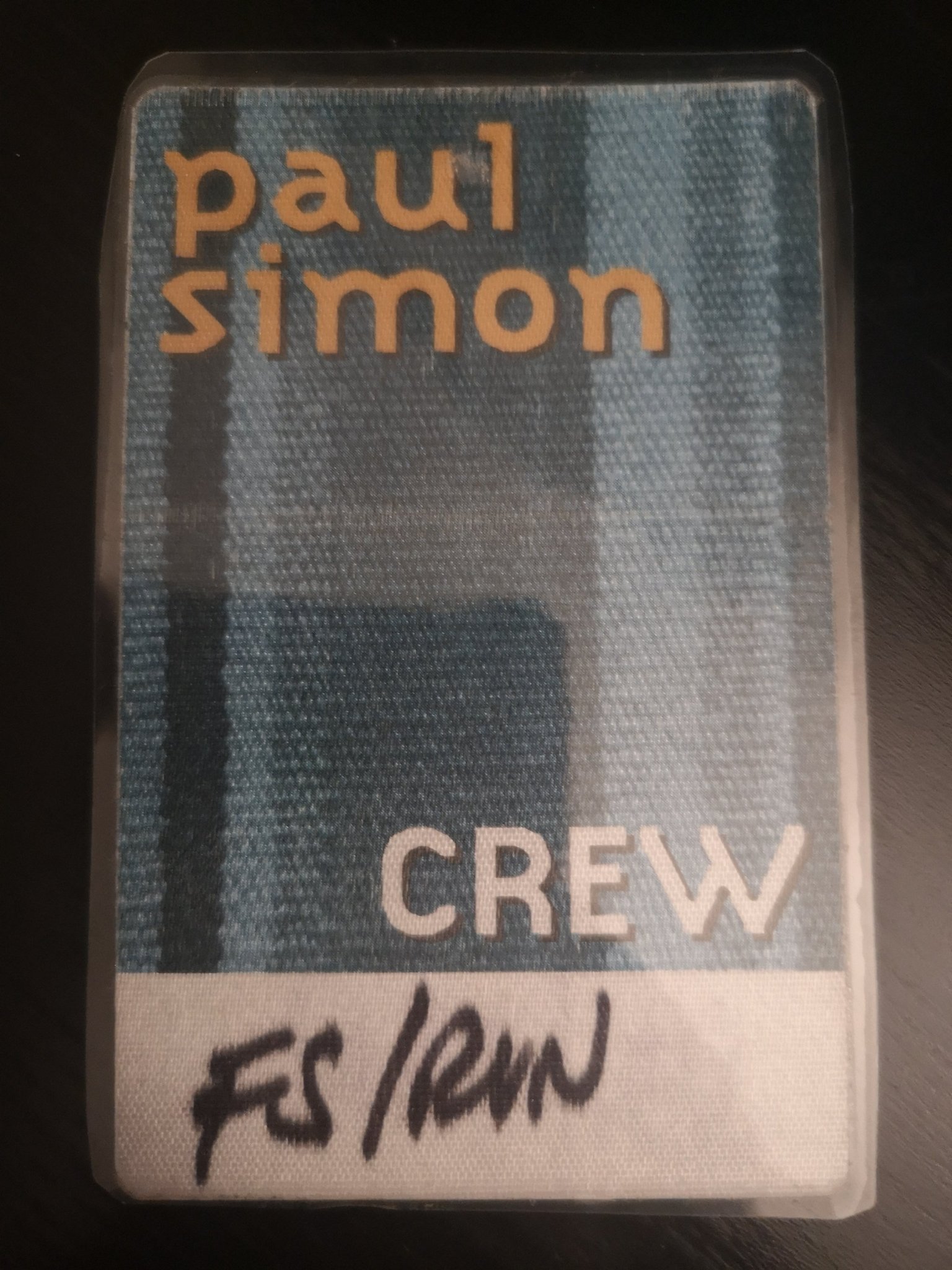 Se produkter som liknar Paul Simon - Crew-pass för sp.. på Tradera ...