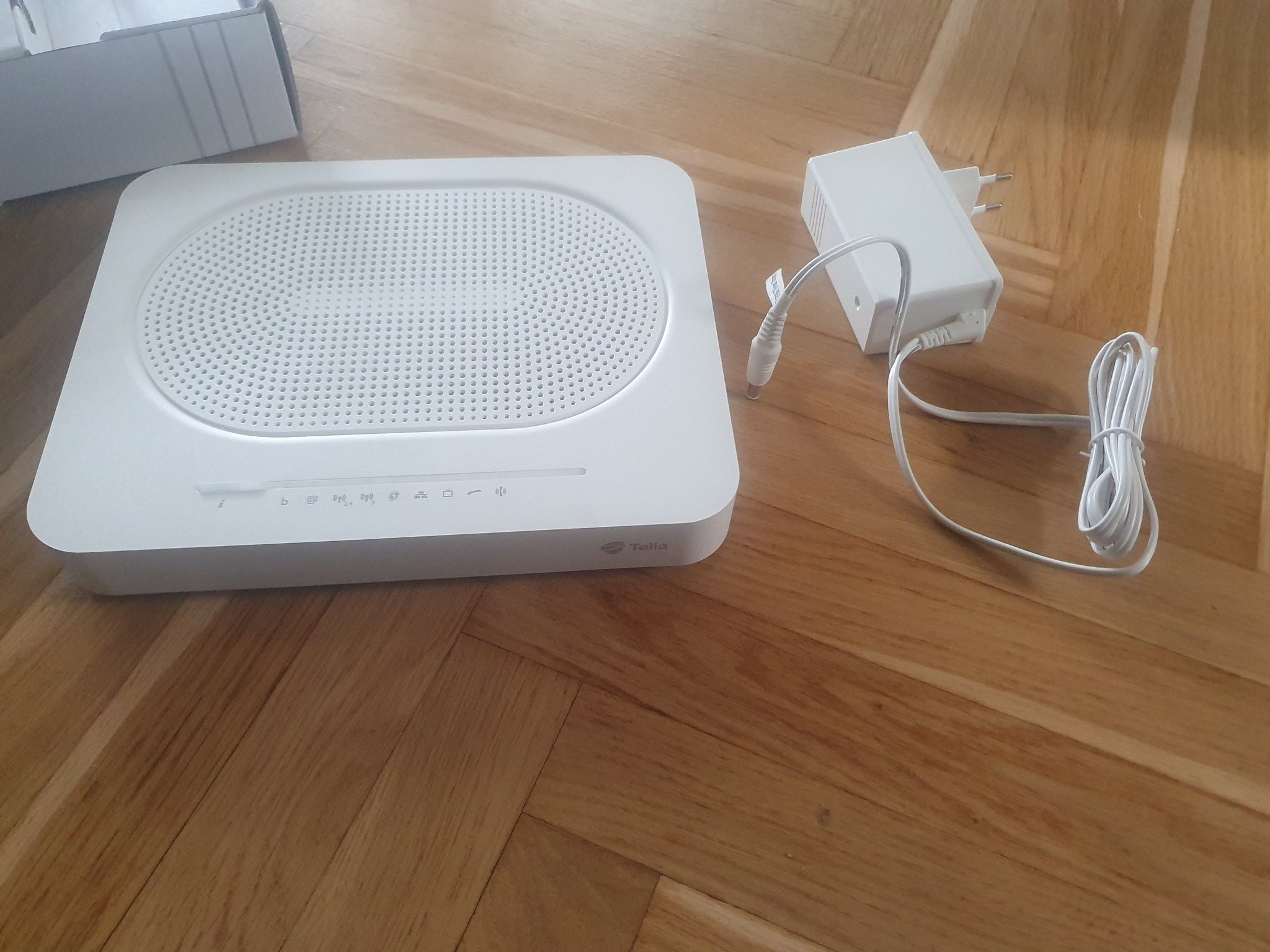 Telia WiFi Router plus även fungerar med tele2 .. | Köp på Tradera ...