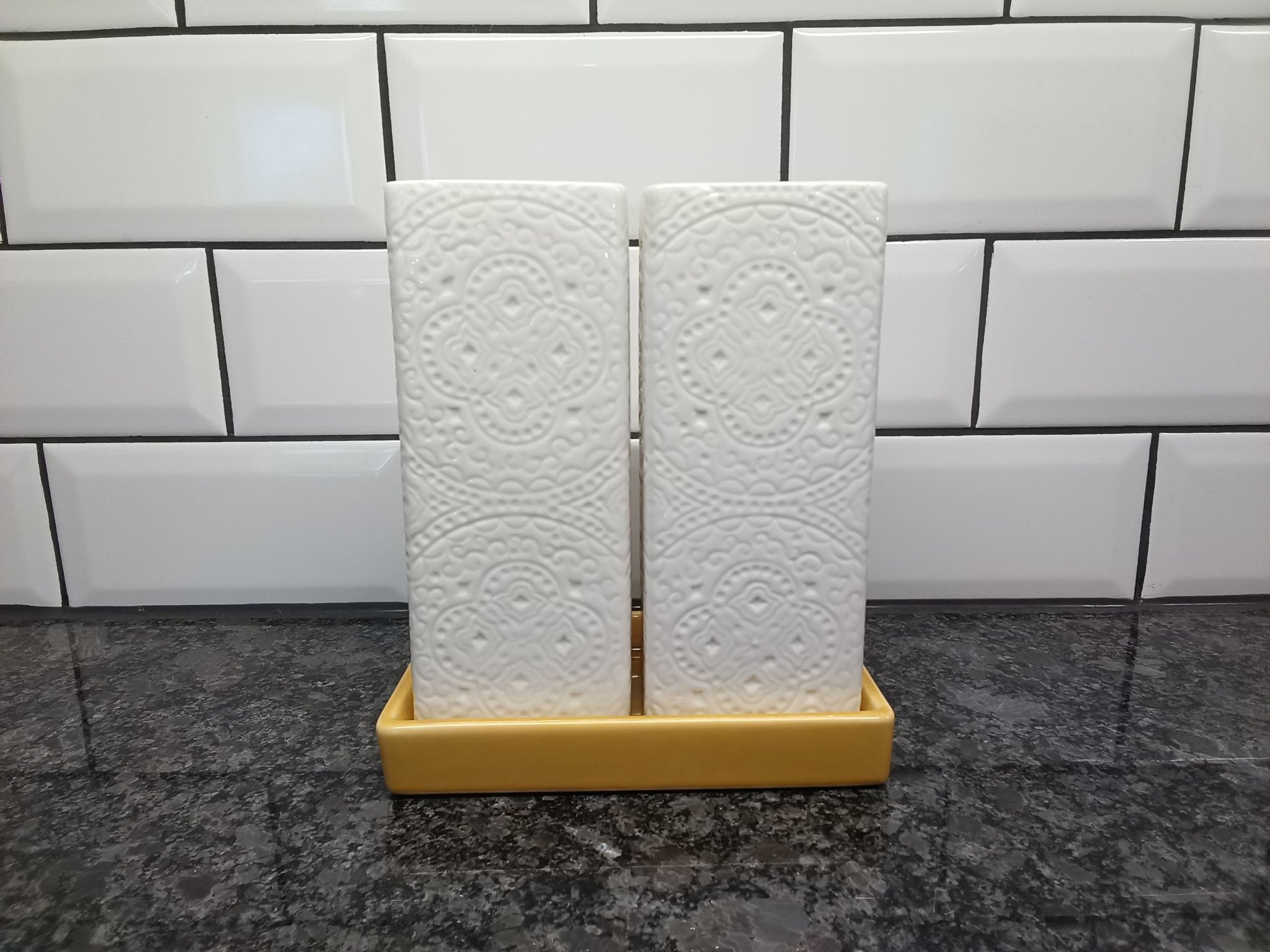 Nytt - Cult Design - 2 Hållare och ett fat | Köp på Tradera (712066287)