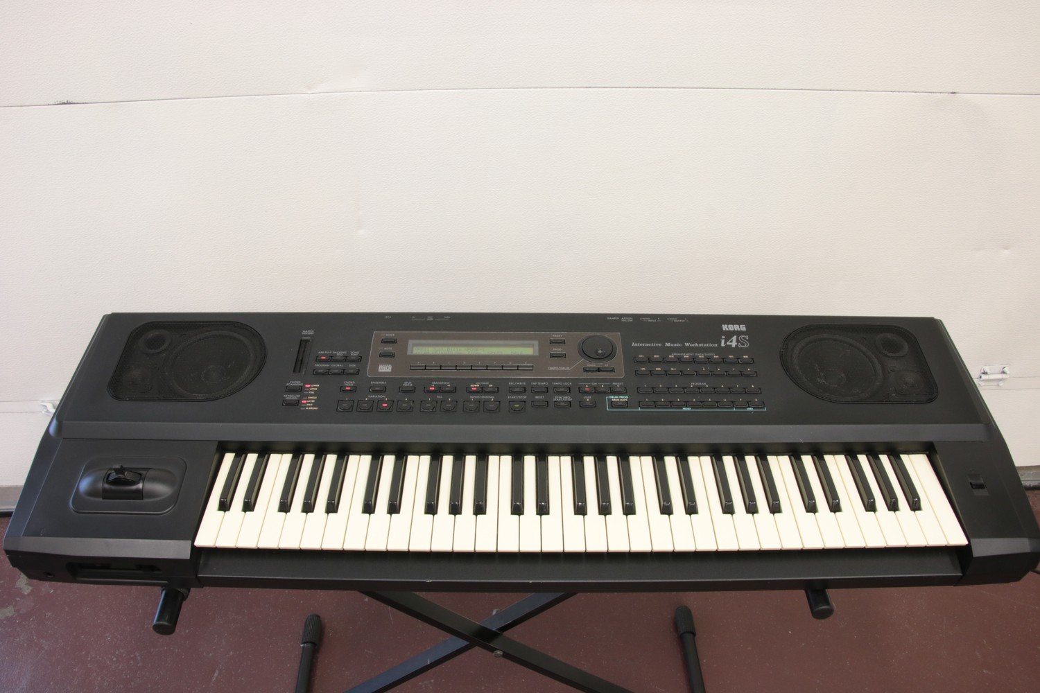 Se produkter som liknar KORG i4S Interactive Music Wo.. på Tradera ...