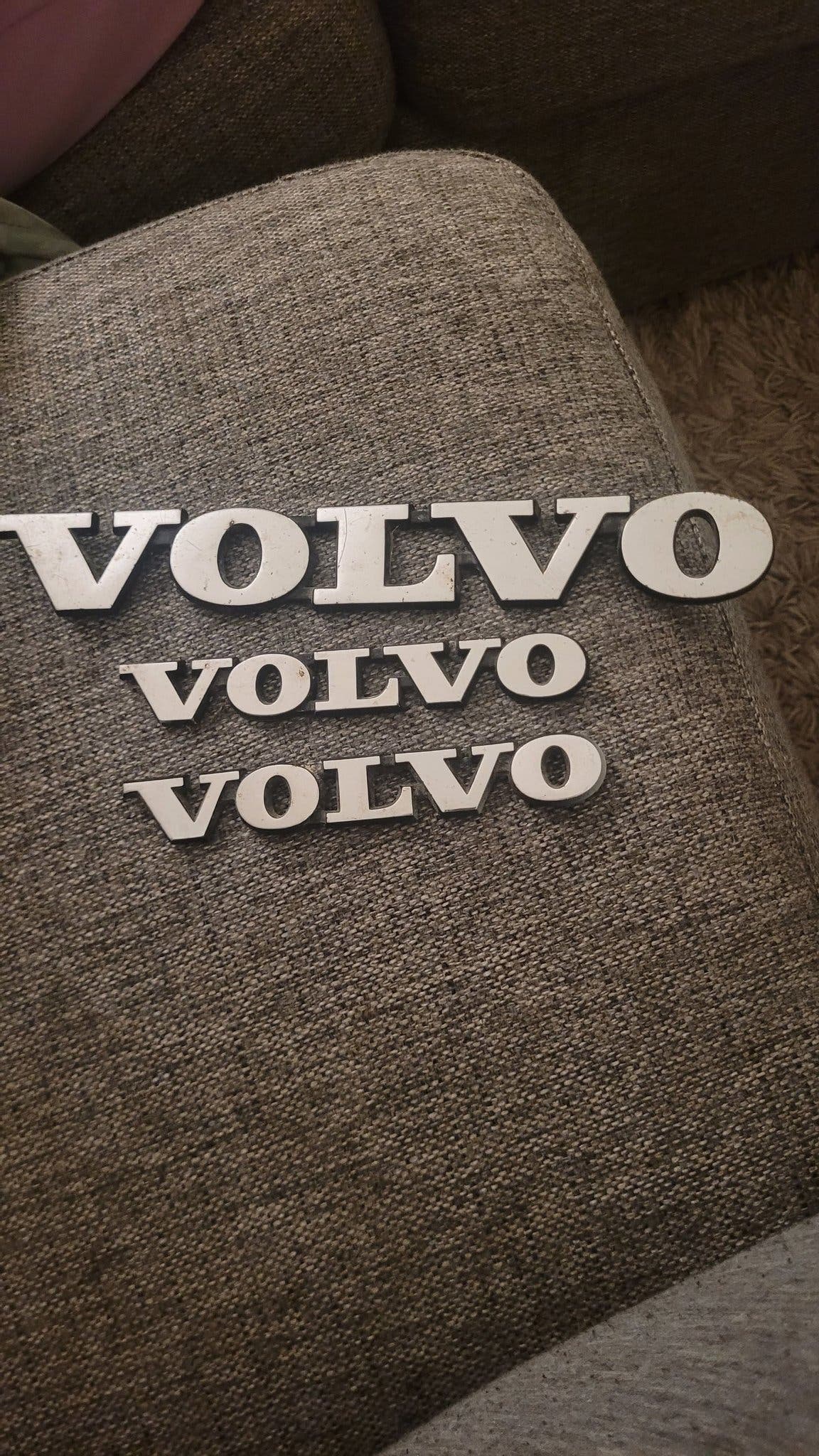 Se produkter som liknar 3 stycken Volvo Dekaler på Tradera (693150110)