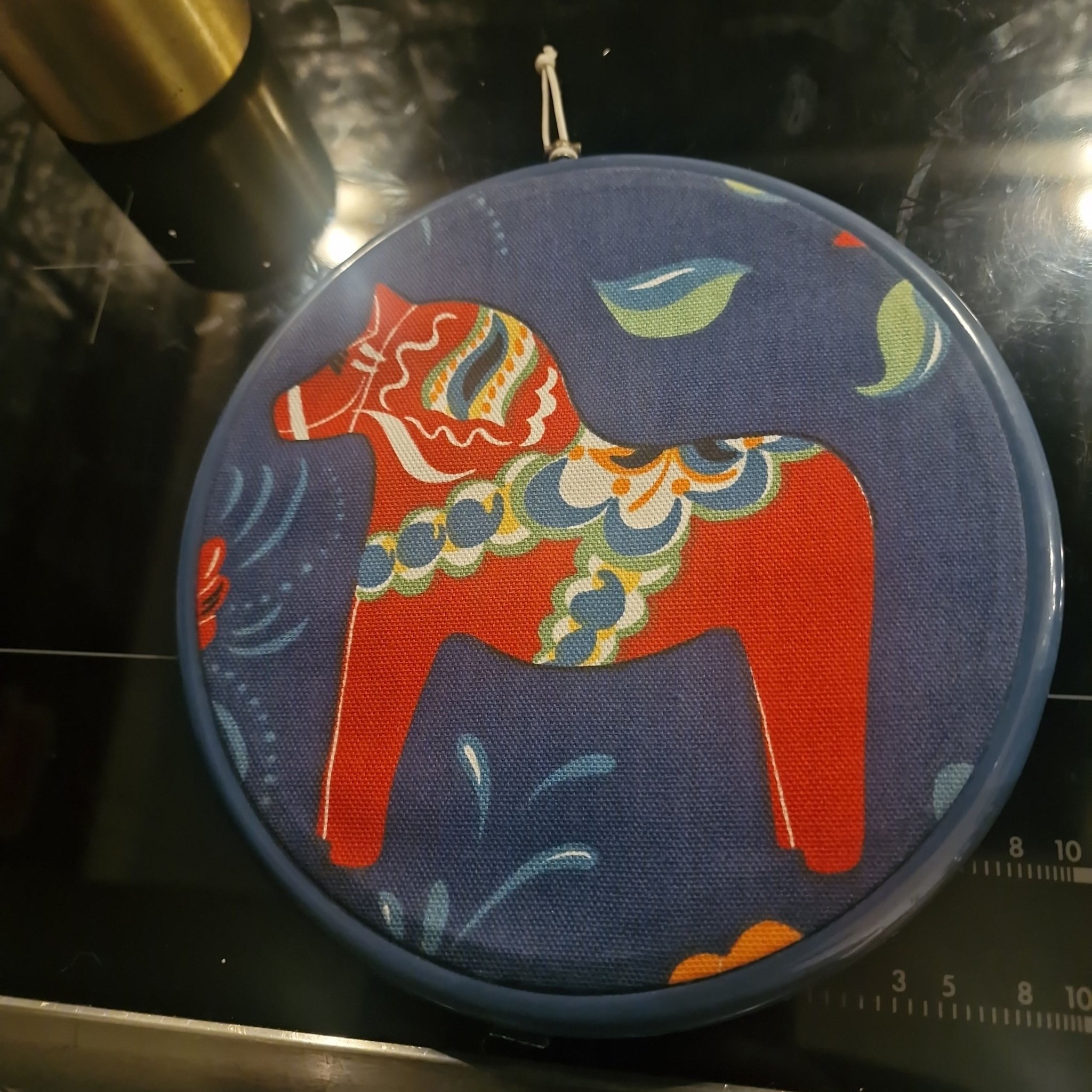 Tavla med Dalahäst | Köp på Tradera (711876569)