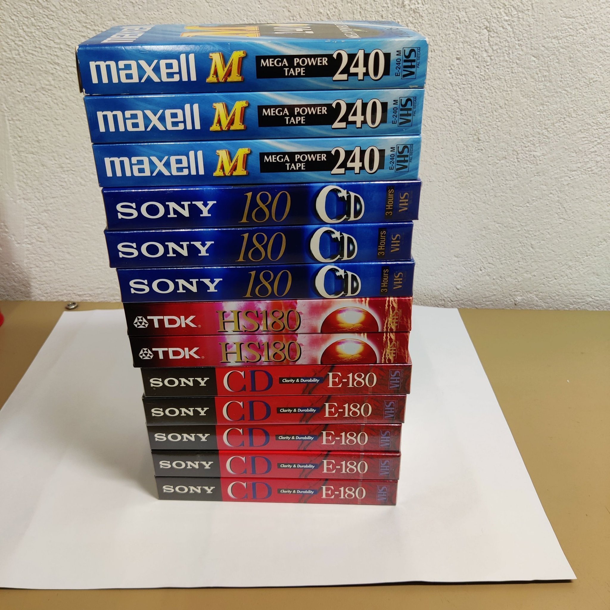 VHS-kassetter - Maxell, Sony, TDK inplastade, o.. | Köp på Tradera ...