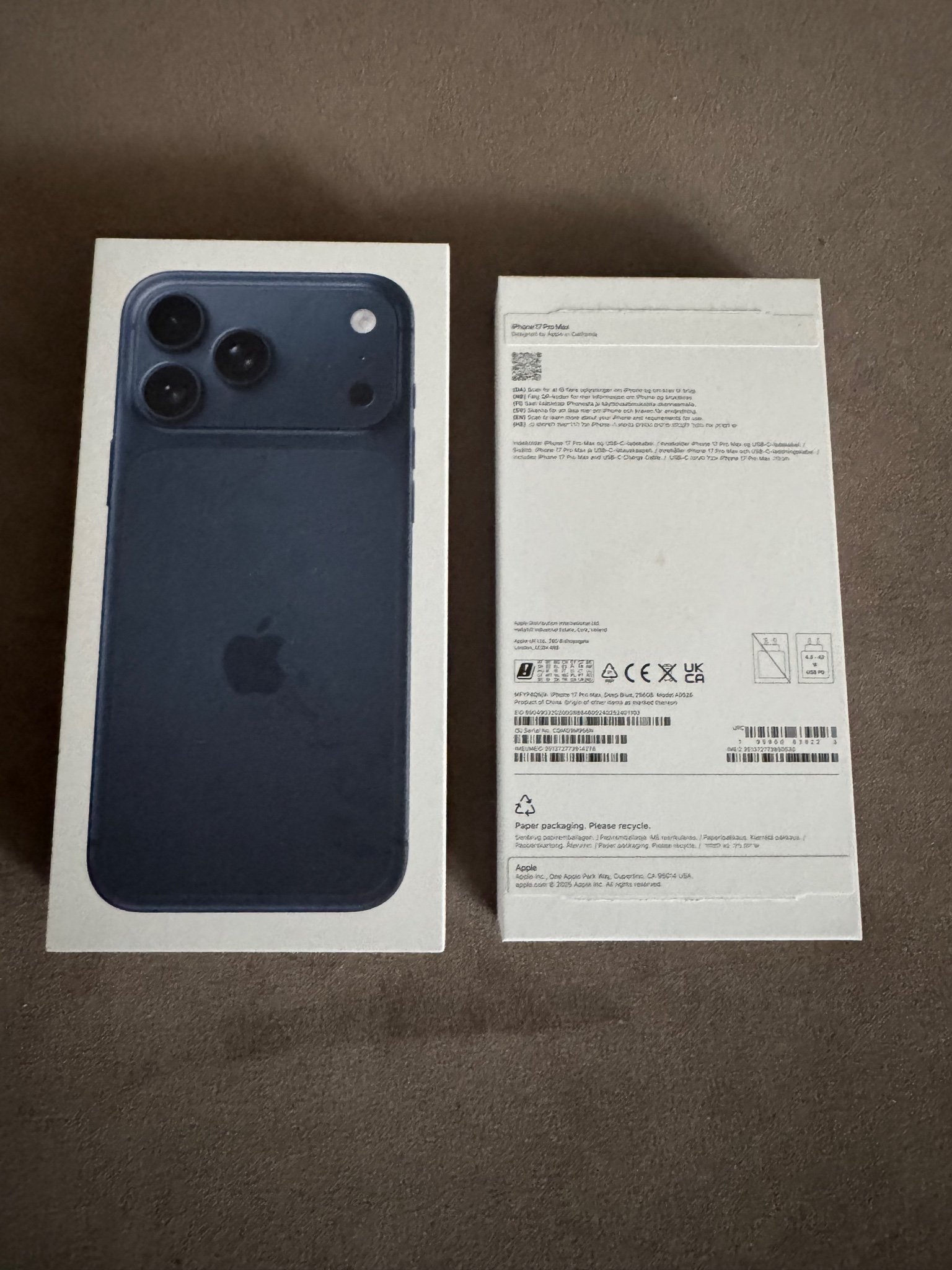 iPhone 17 Pro Max - BOX ONLY | Köp på Tradera (711743307)