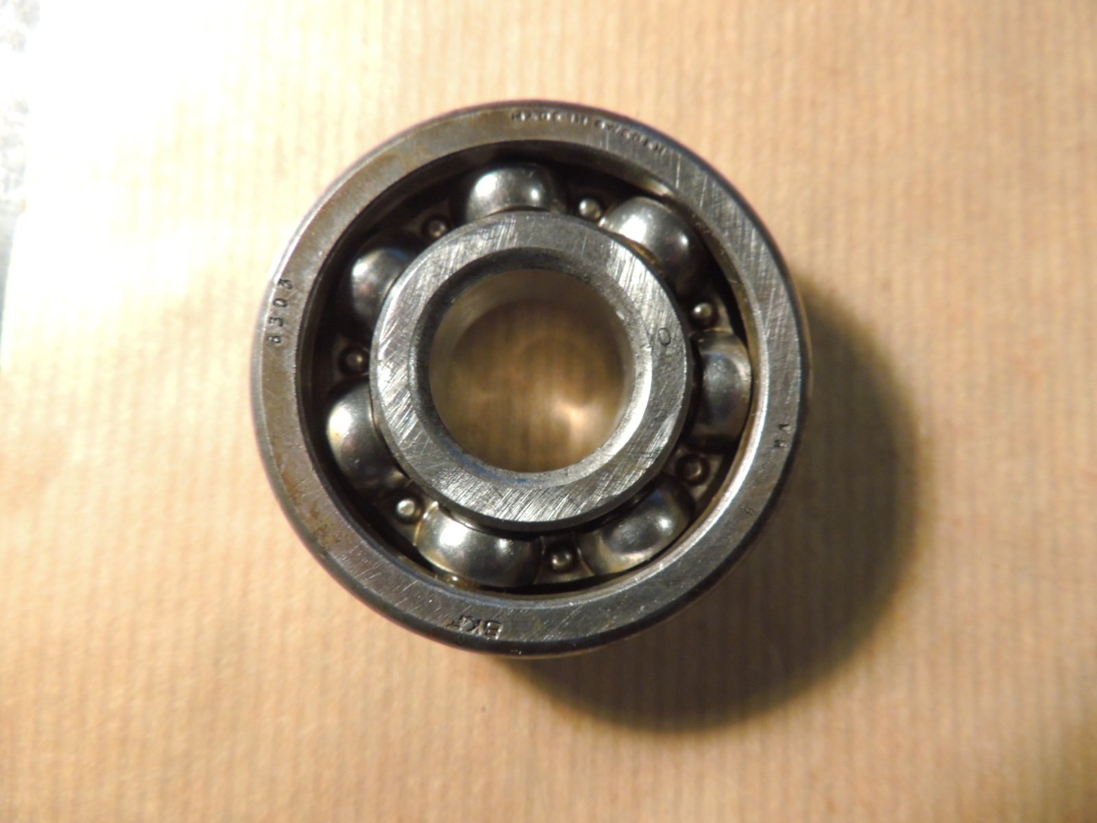 Se produkter som liknar SKF Kullager 6303, made in SW.. på Tradera ...