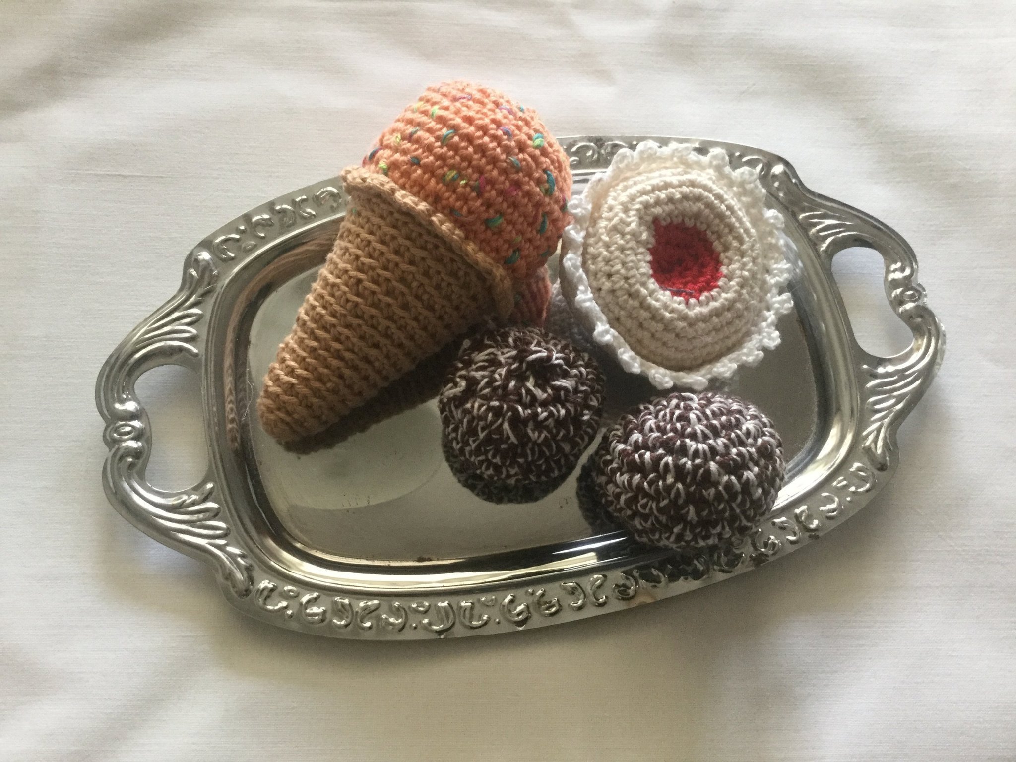 Virkade kakor / mat / leksaker / grönsaker | Köp på Tradera (693173626)