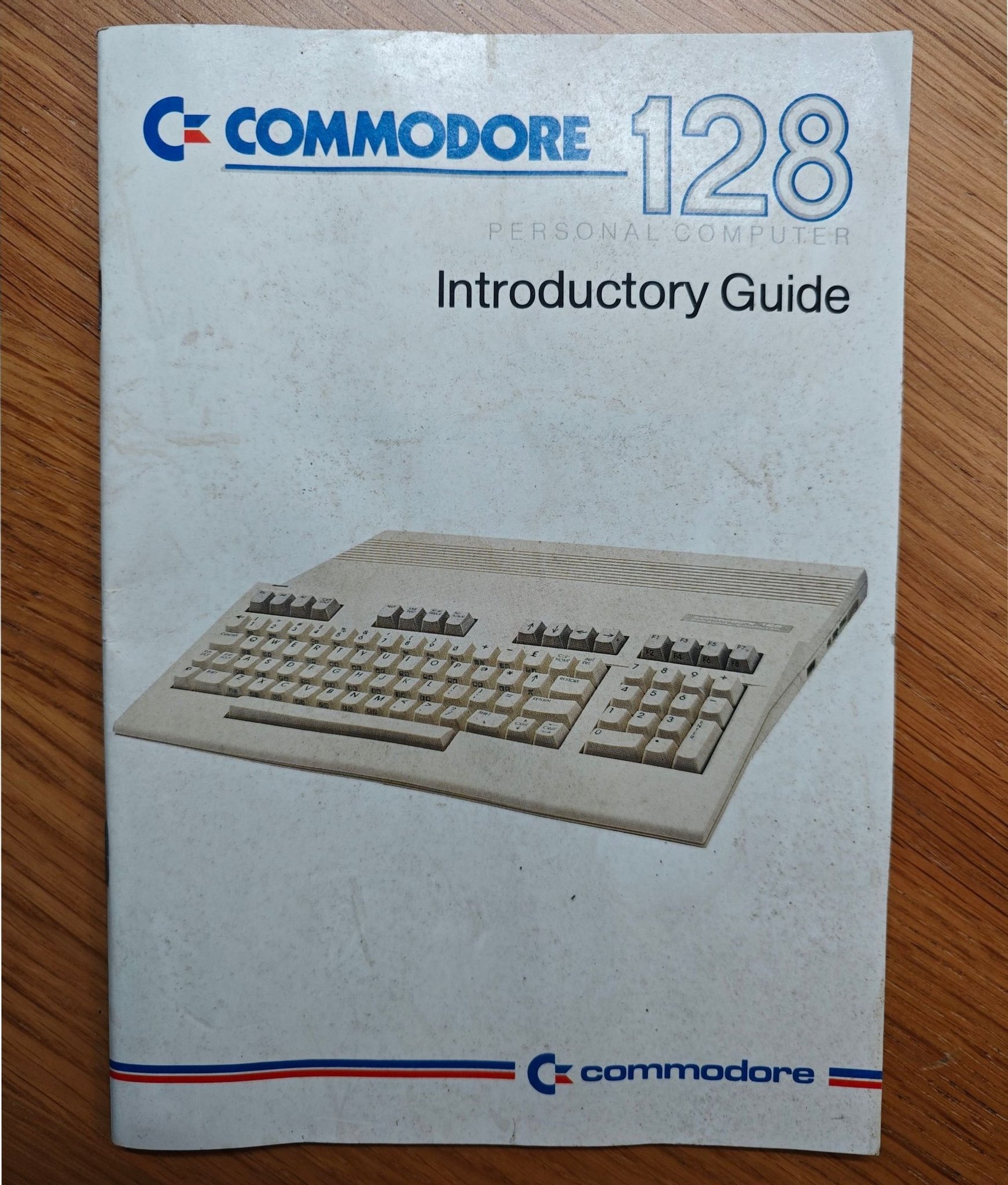 Se produkter som liknar Commodore 128 Introductory Gu.. på Tradera (702611967)