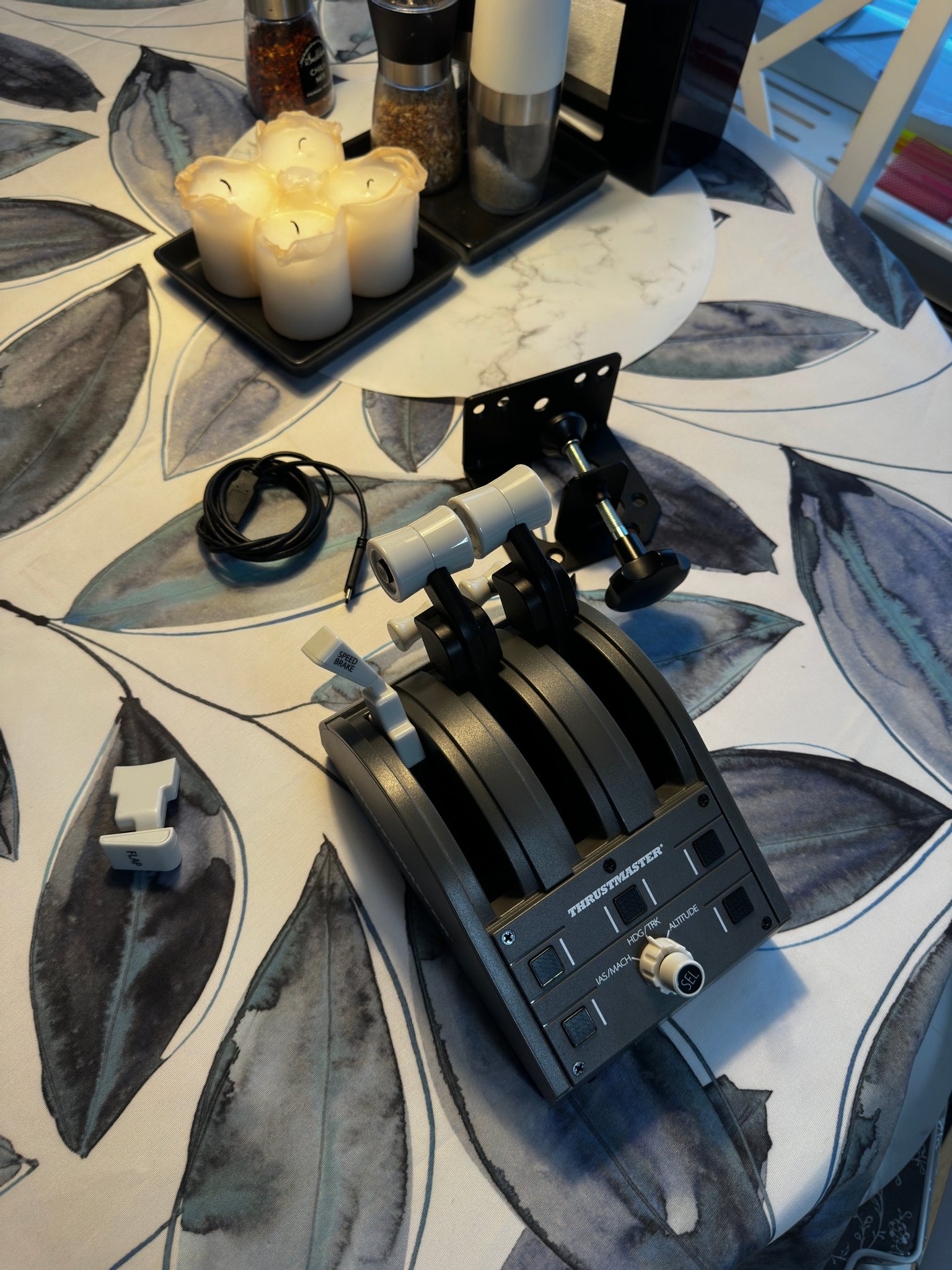 Thurstmaster TCA Yoke Pack Boeing Edition | Köp på Tradera (702876699)