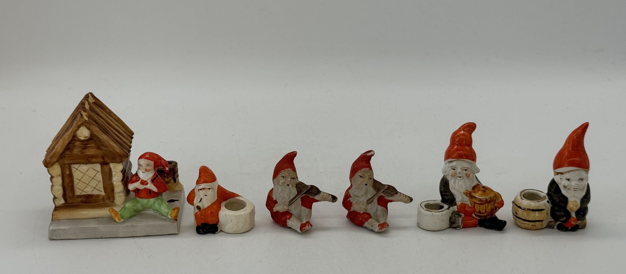 Se produkter som liknar NR62 ÄLDRE TOMTE / TOMTAR 6 S.. på Tradera ...