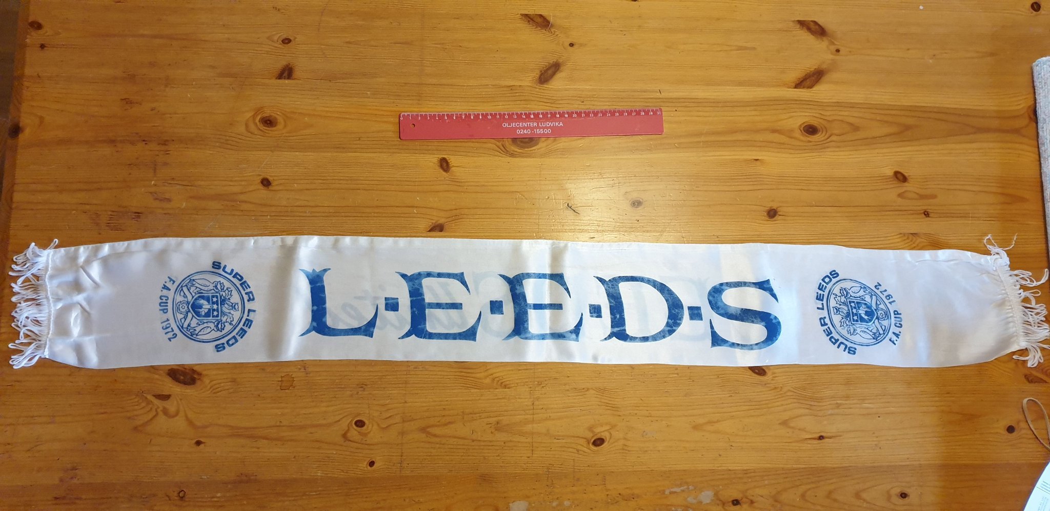 Leeds United halsduk/banner (416343504) ᐈ Köp på Tradera