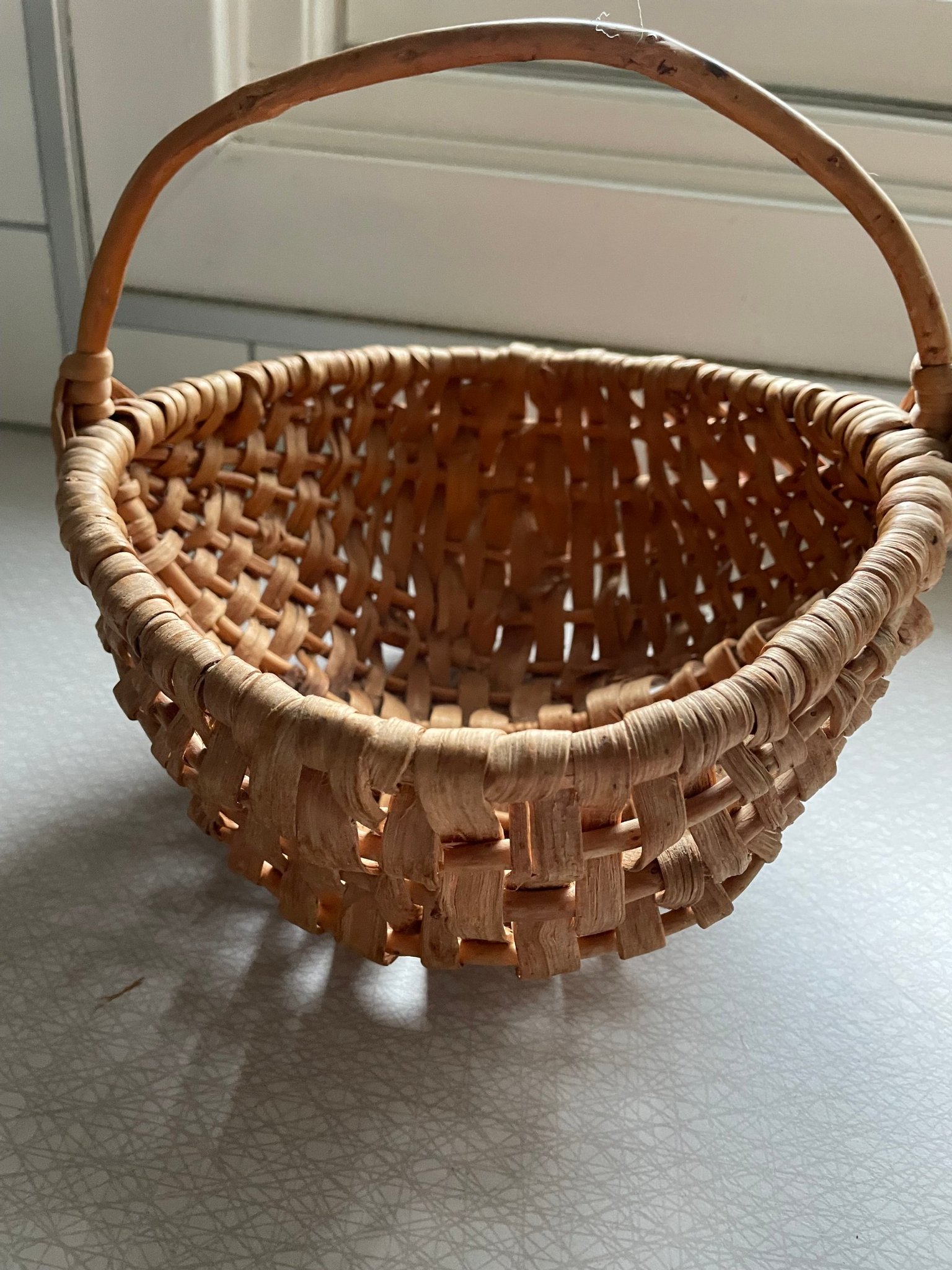 Se produkter som liknar Korg Ene med handtag Så fin på Tradera (693283702)