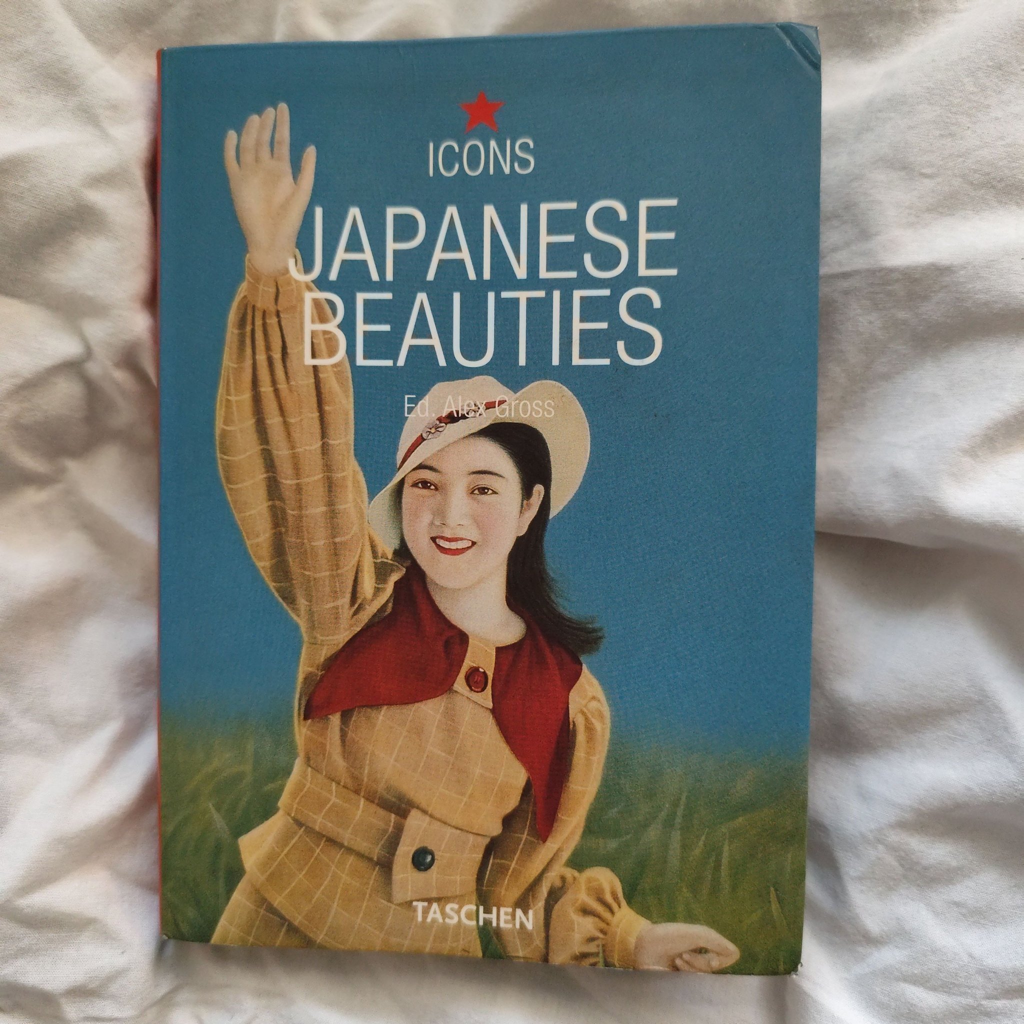 Se produkter som liknar Taschen - Icons Japanese Beau.. på Tradera ...