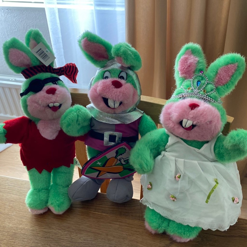 Se produkter som liknar 3 st Lisebergskaniner. Riddar.. på Tradera ...