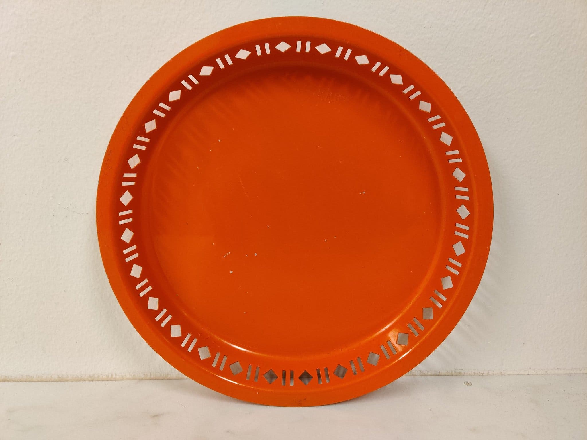 Vintage, retro, söt liten orange bricka med dek.. | Köp på Tradera ...